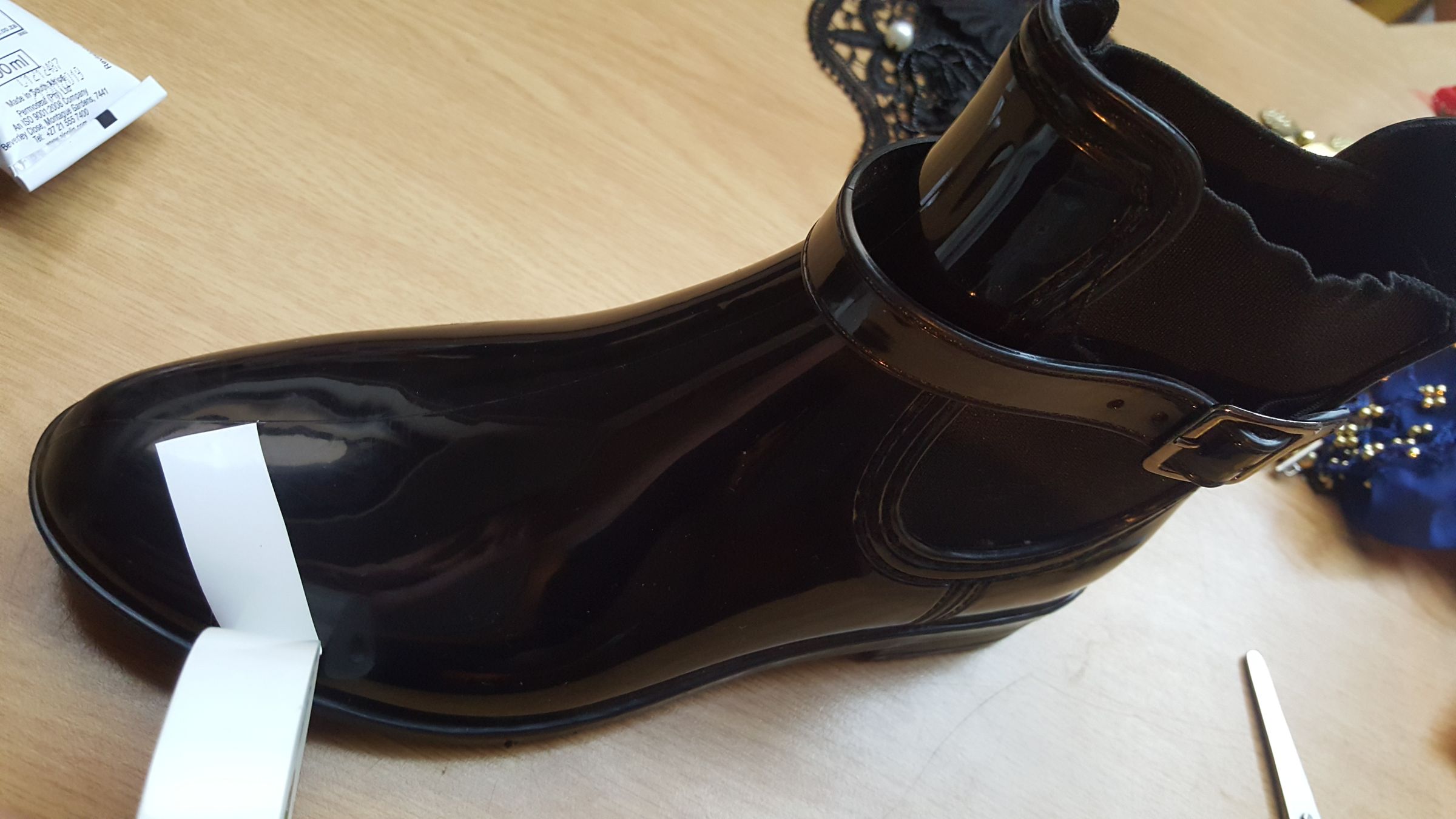 Temporary Makeover Shoes Using Tape : 6 Steps - Instructables