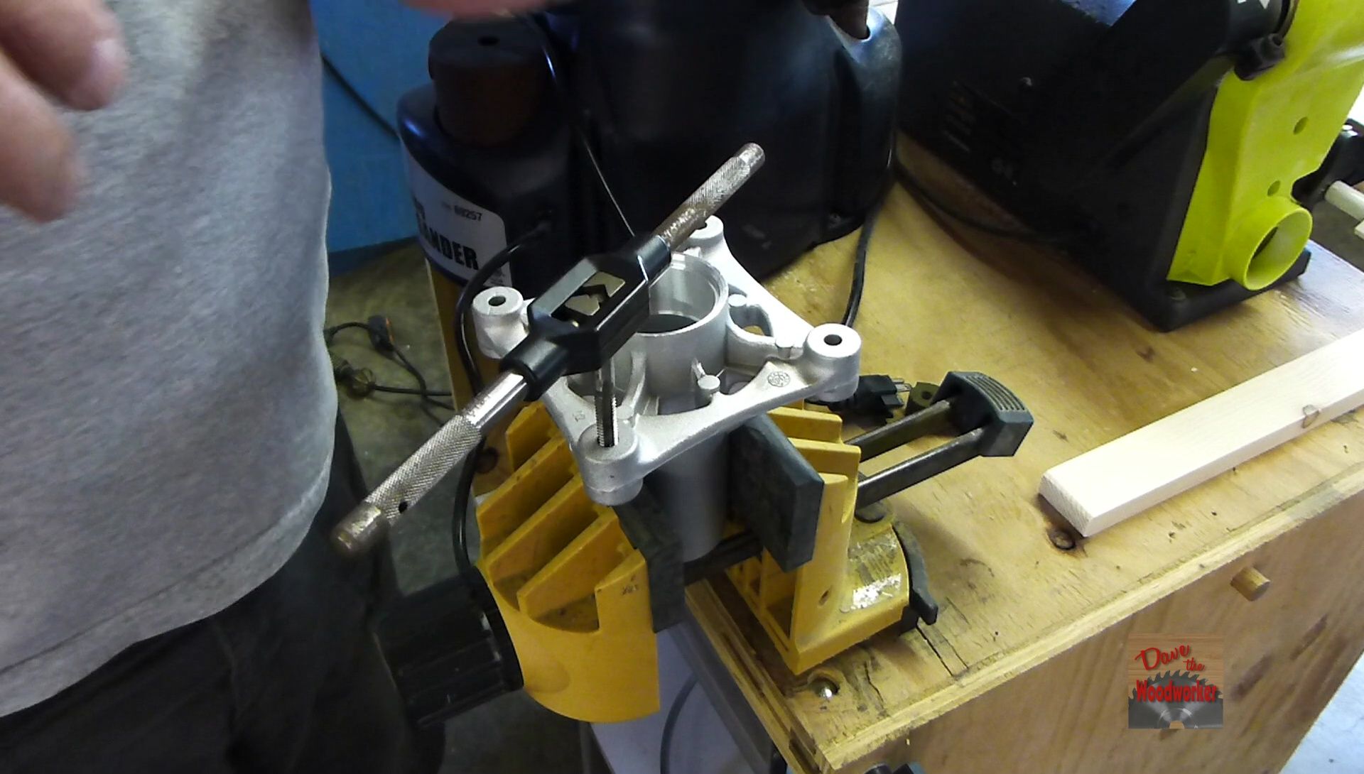 Tapping Threads in Aluminum Spindle : 4 Steps (with Pictures ...