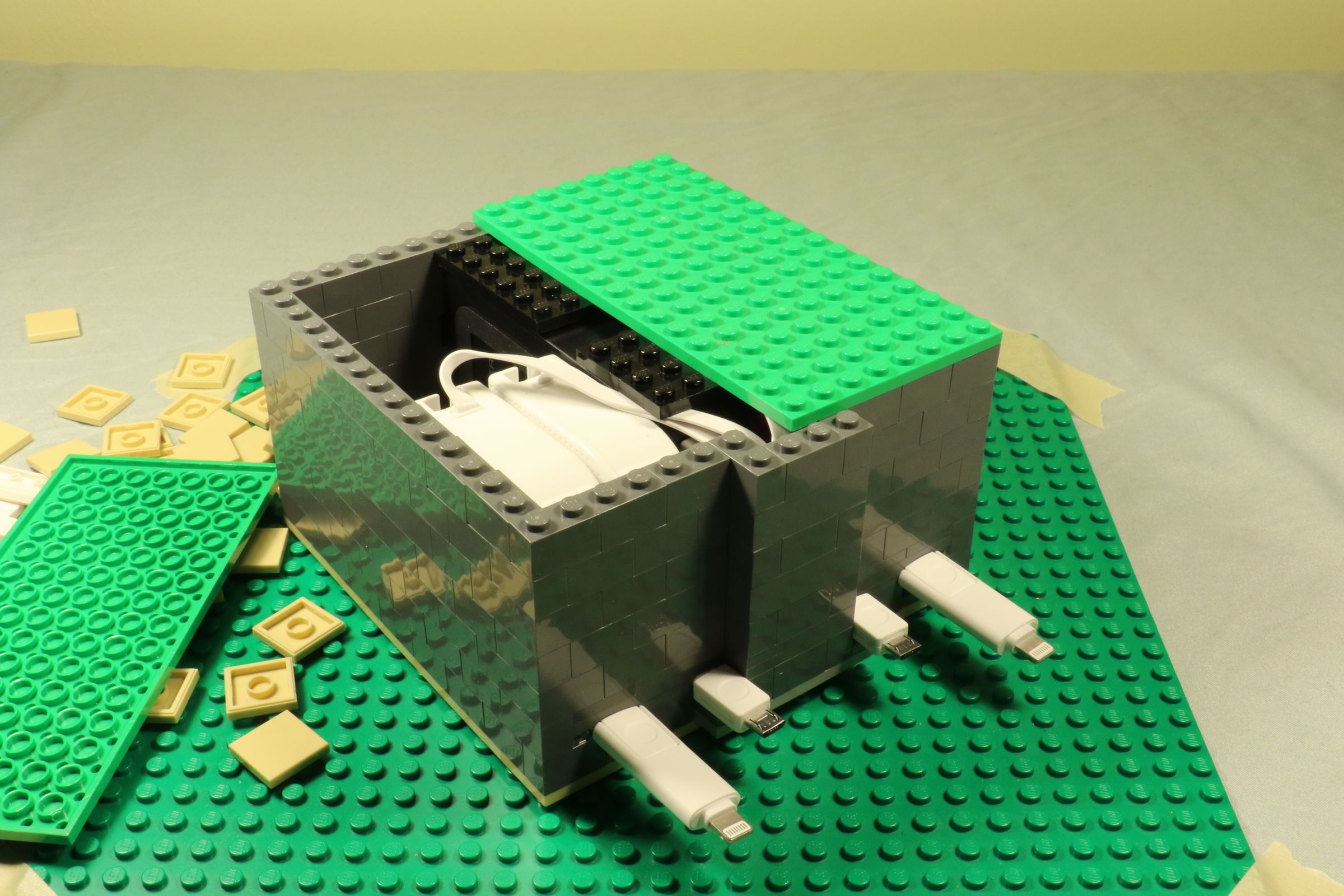 Lego Retractable Charging Station : 5 Steps (with Pictures) - Instructables