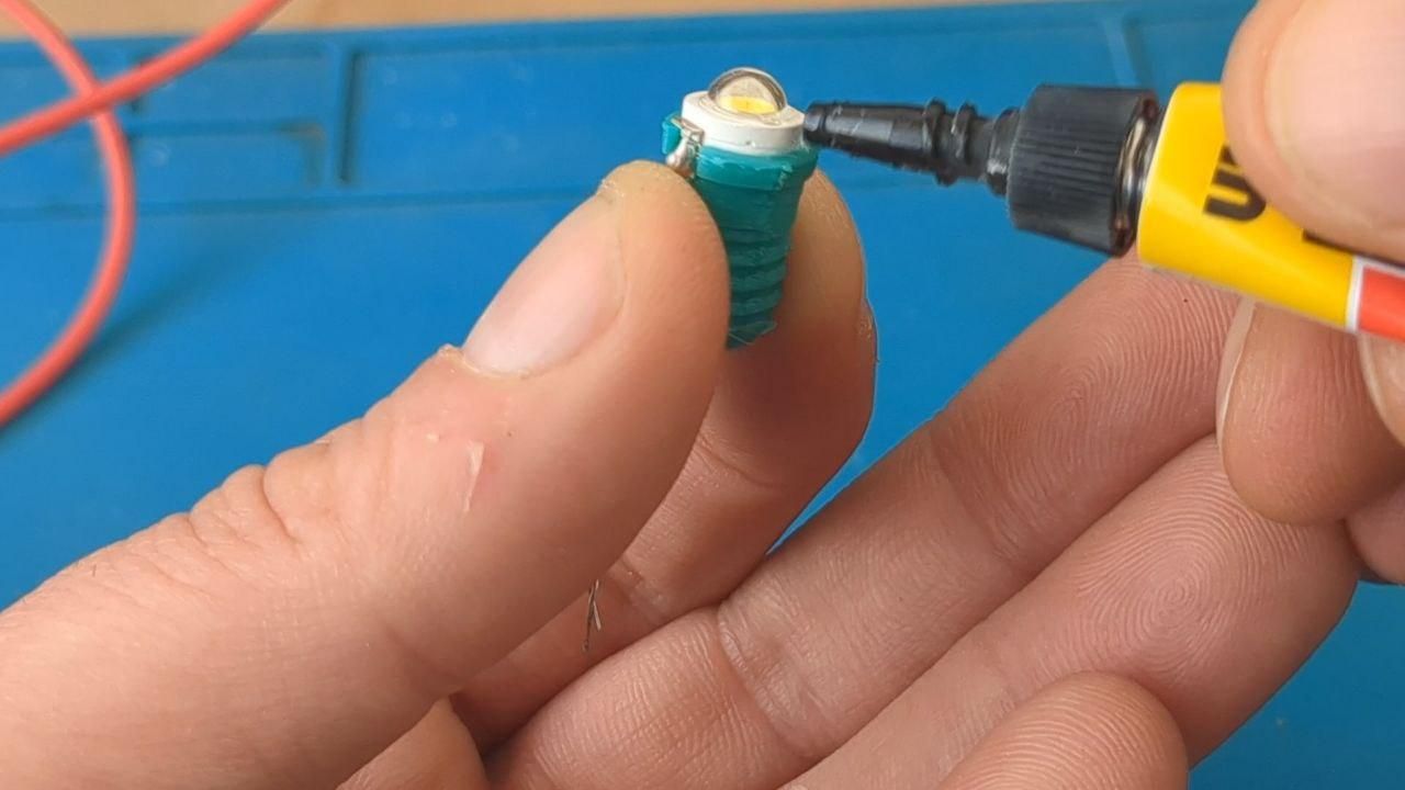 Vintage Military Flashlight Upgrade : 5 Steps (with Pictures) - Instructables