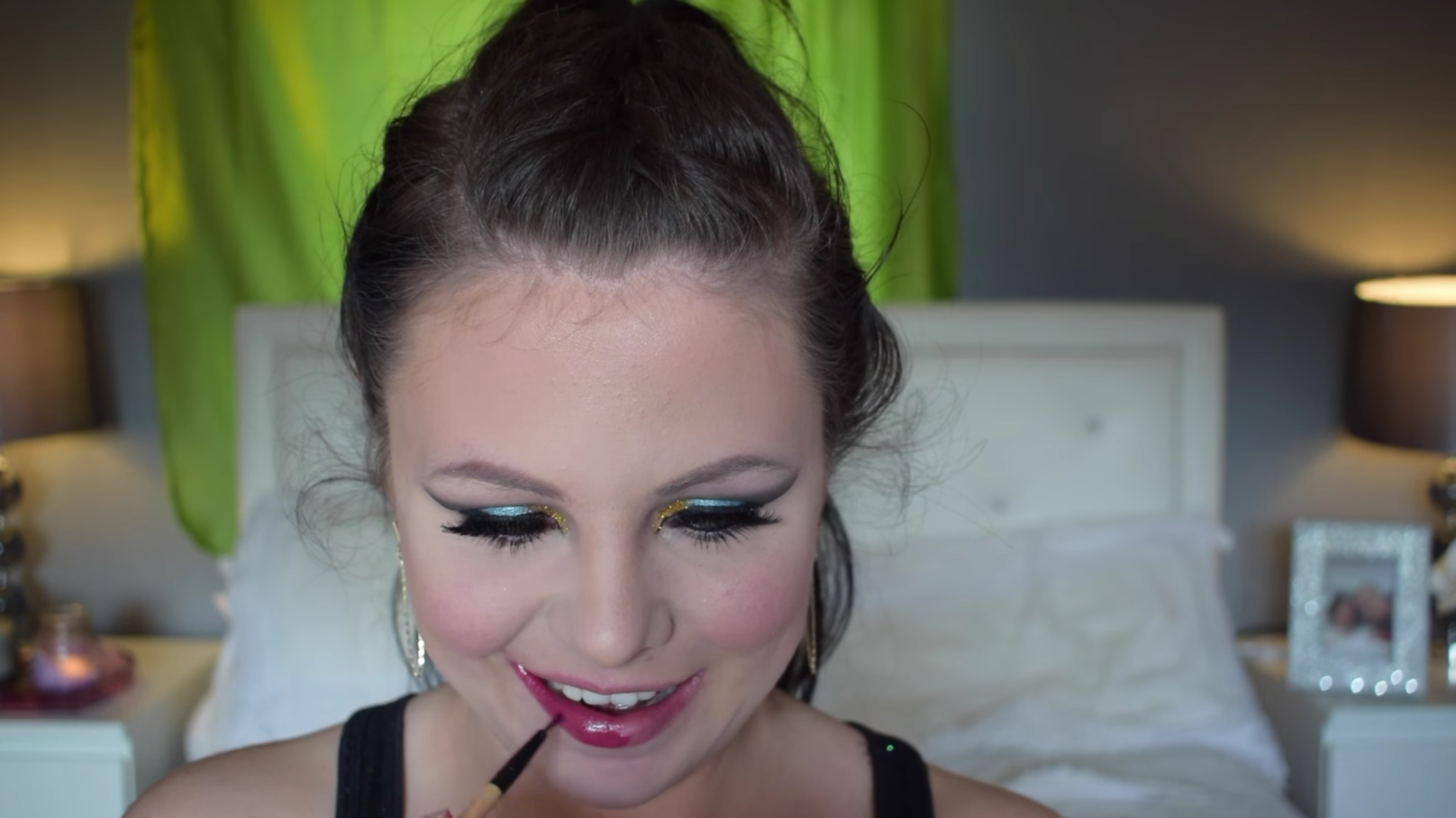 Dramatic Blue Prom Makeup Tutorial : 7 Steps - Instructables