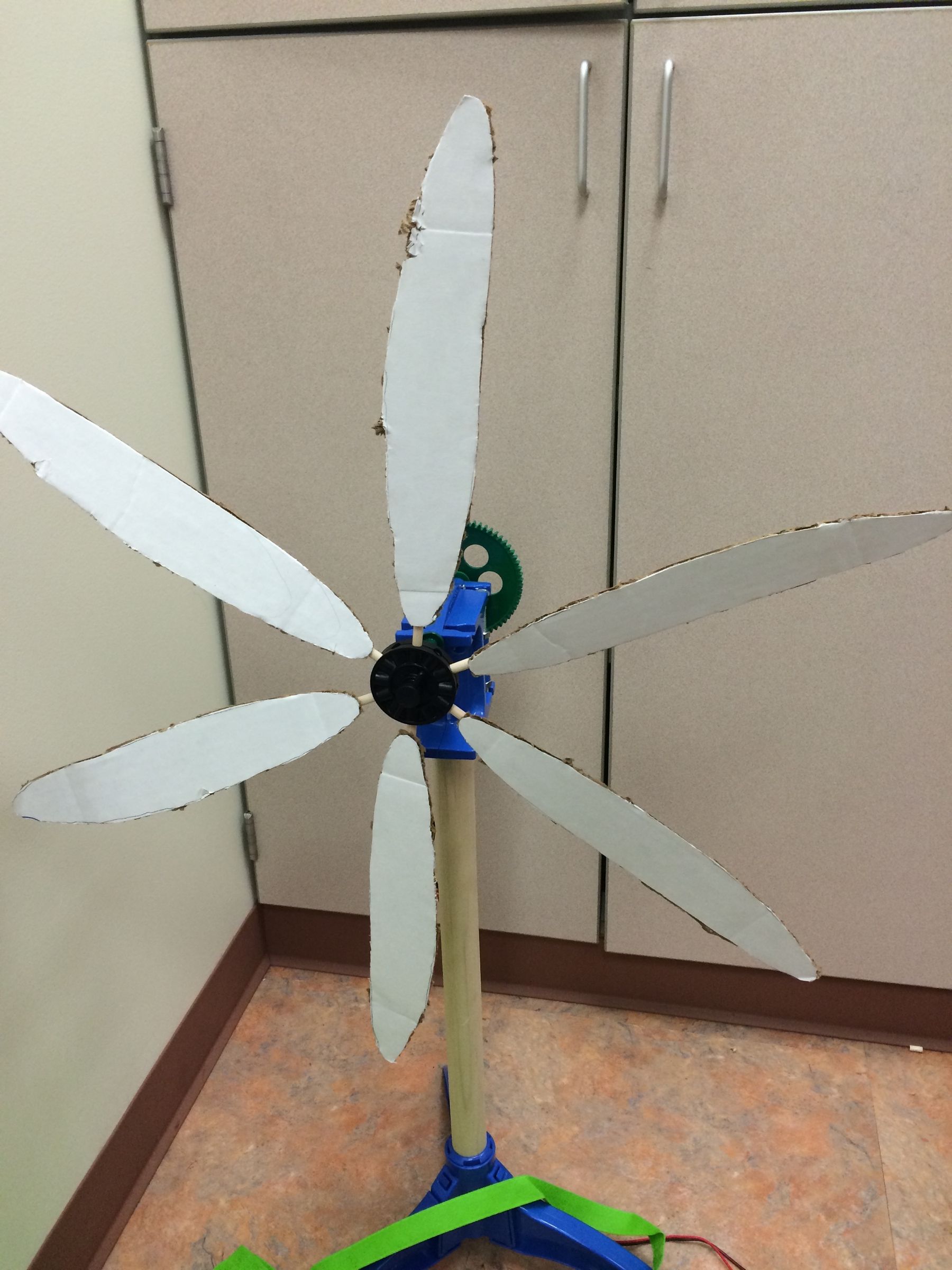 Windmill Powered by Windmill : 9 Steps (with Pictures) - Instructables