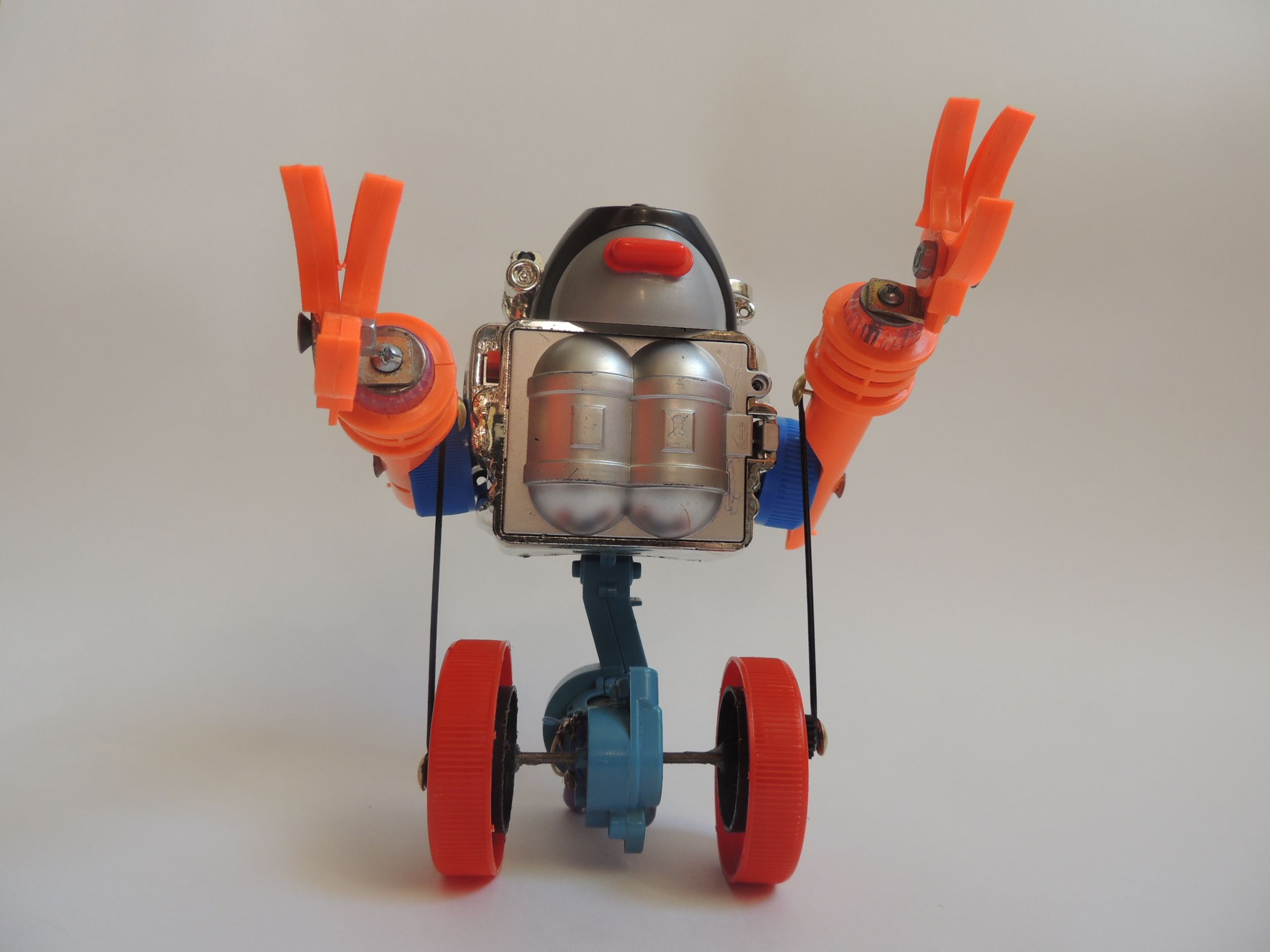 Roboto, the Wobbling Toy Robot (evolution of Randofo's "Wobbler") : 11 ...