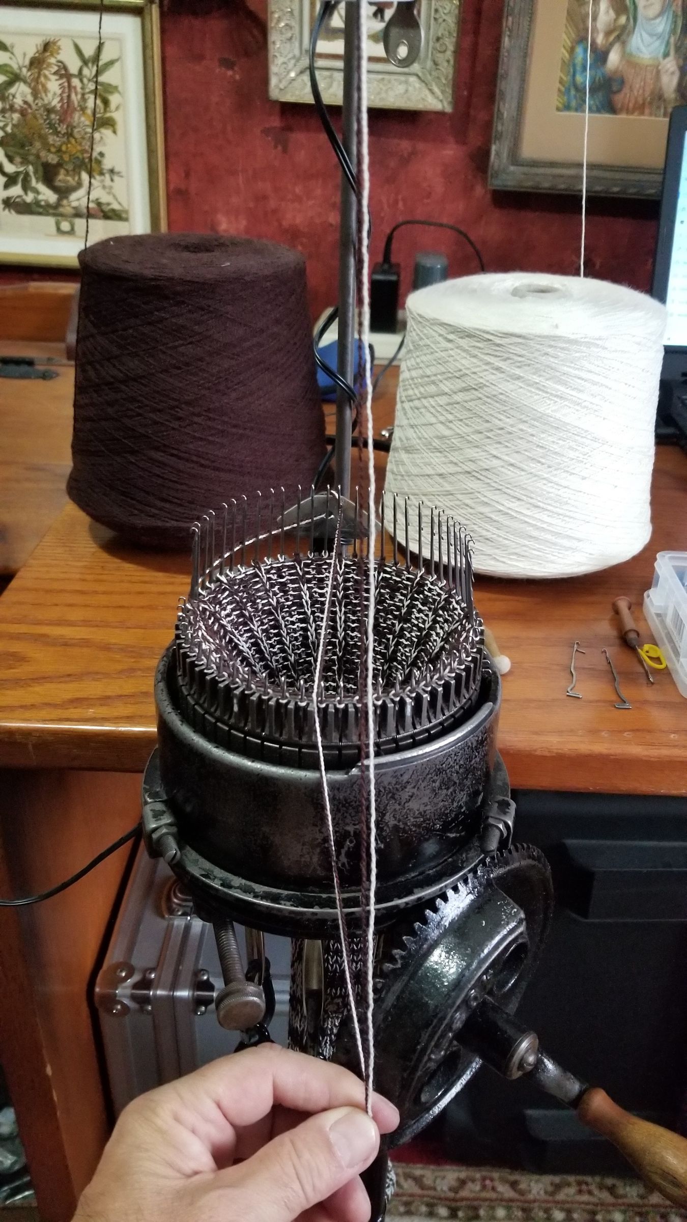 Socks the Old Way on a CSM : 52 Steps (with Pictures) - Instructables