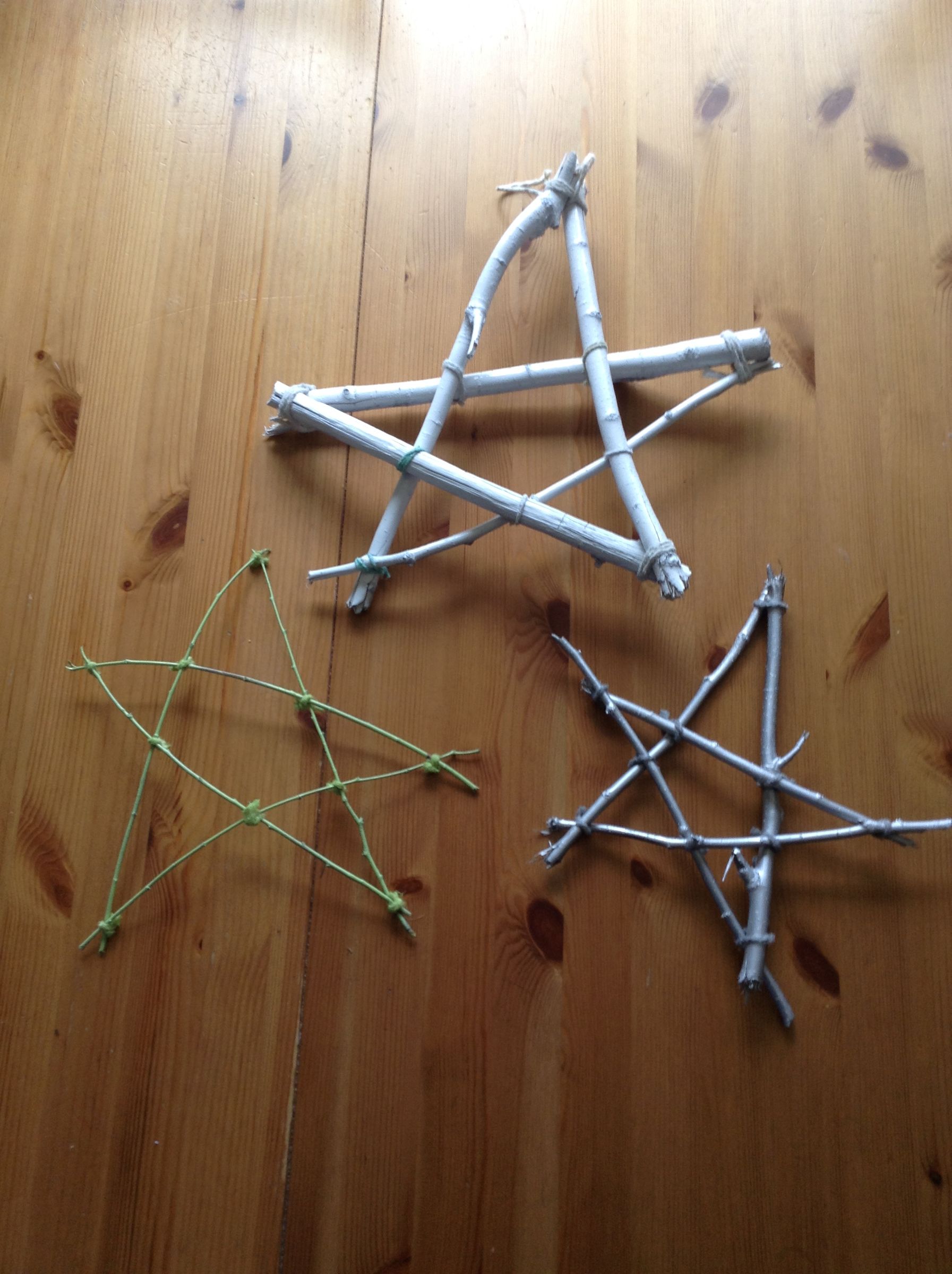 DIY Simple Rustic Christmas Star Decoration : 12 Steps - Instructables