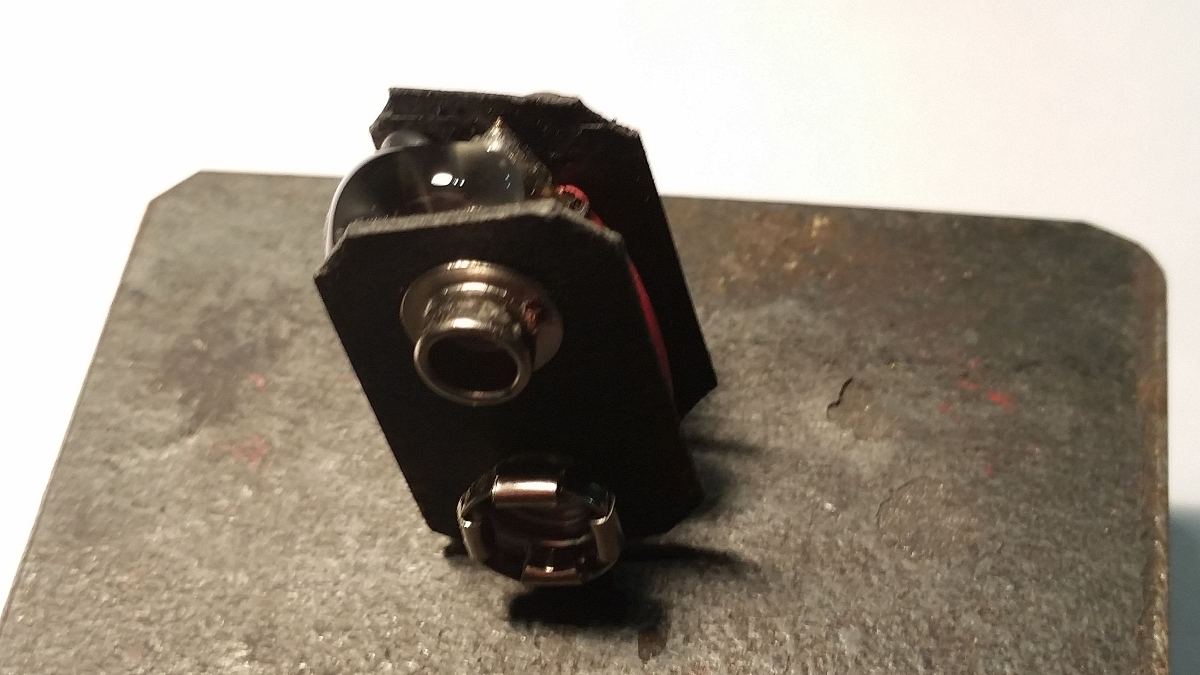 DIY 9 Volt LED Emergency/Backpack Flash Light : 10 Steps - Instructables