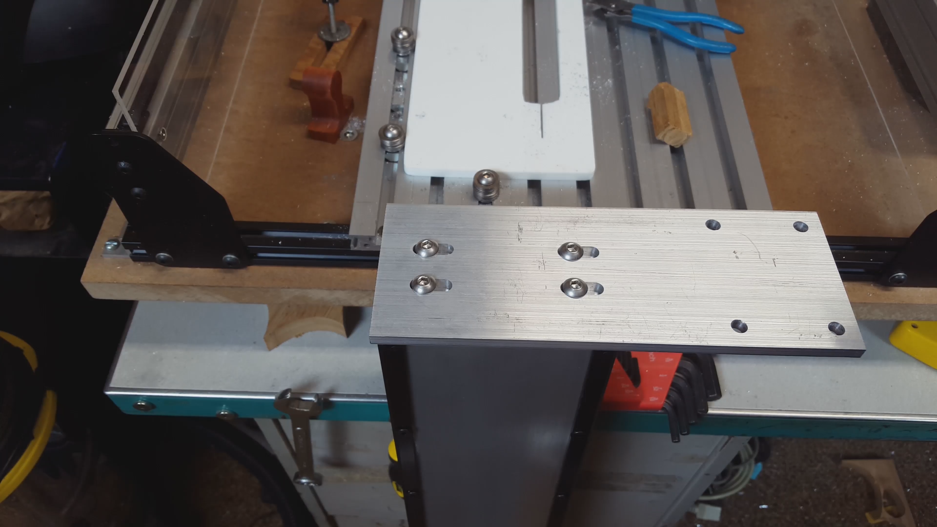 Building a CNC Router From Scratch : 9 Steps - Instructables