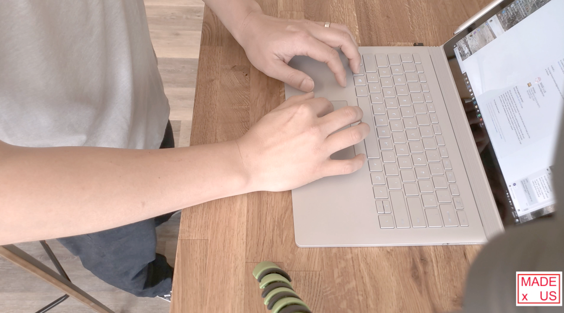 Floating Standing Desk : 7 Steps - Instructables