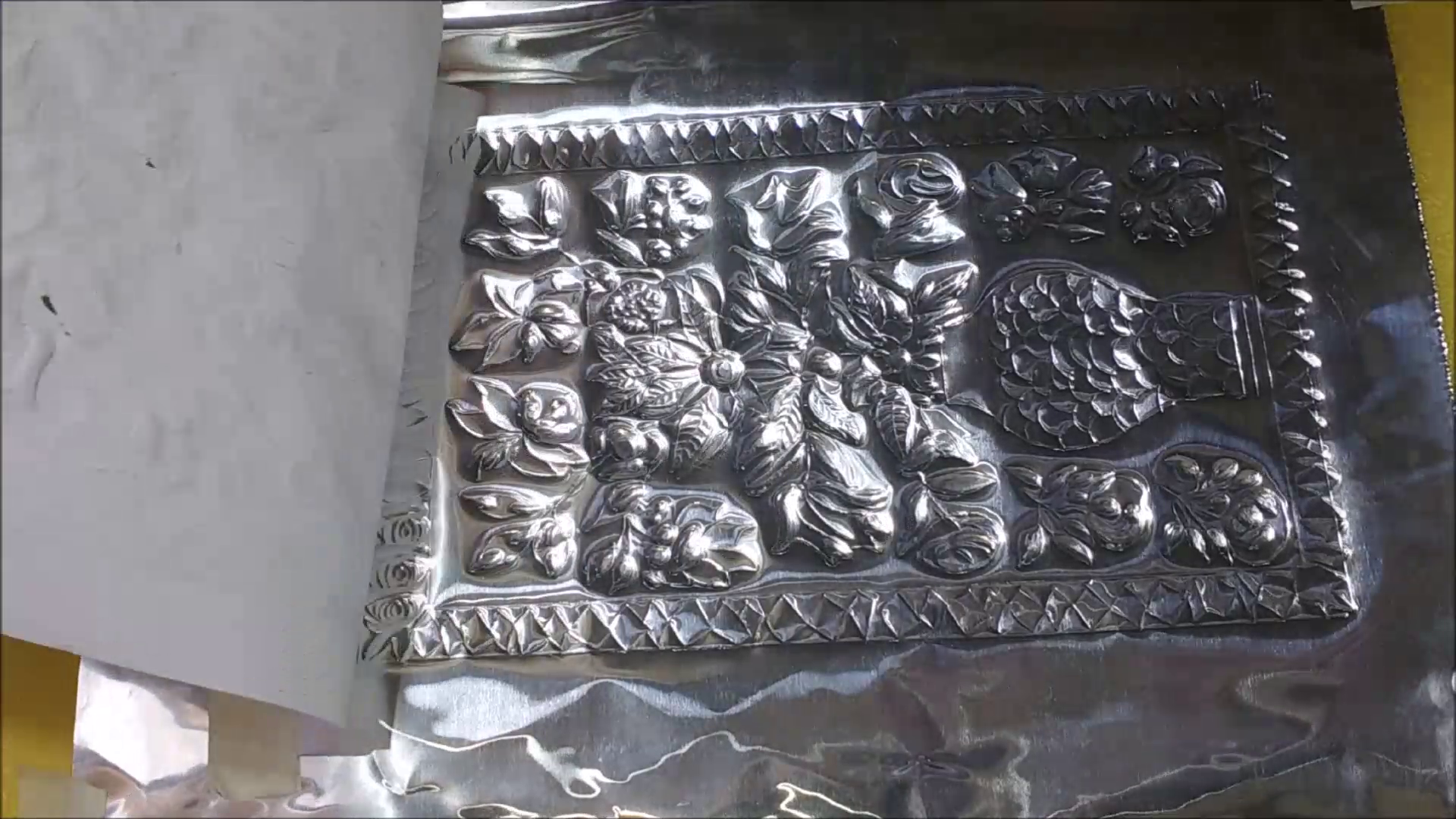 How to Make Embossed Painting|Metal Art : 4 Steps - Instructables