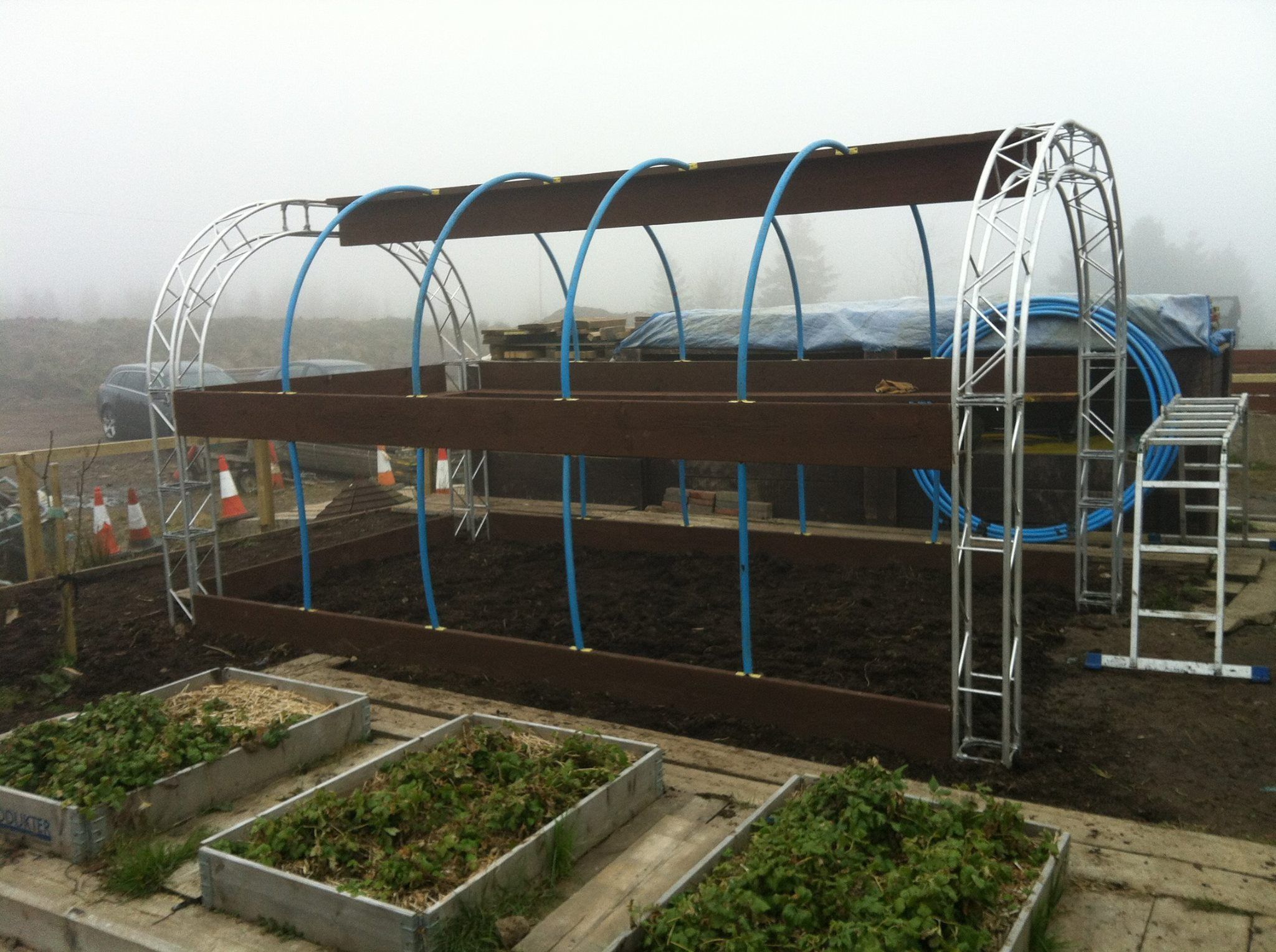 DIY POLYTUNNEL / GREENHOUSE : 5 Steps - Instructables