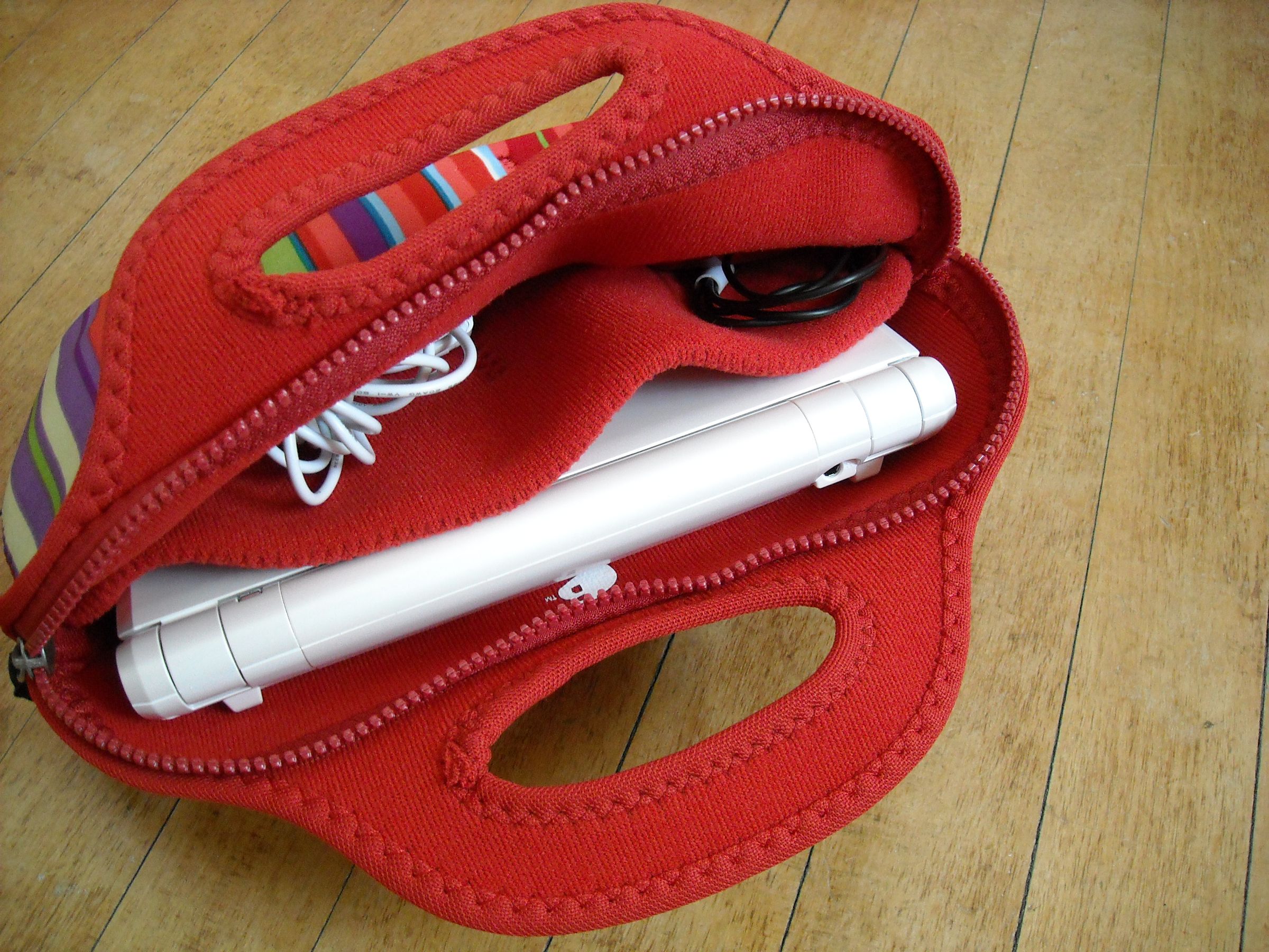 The Best Laptop Bag for Your Eee Pc! : 4 Steps (with Pictures ...