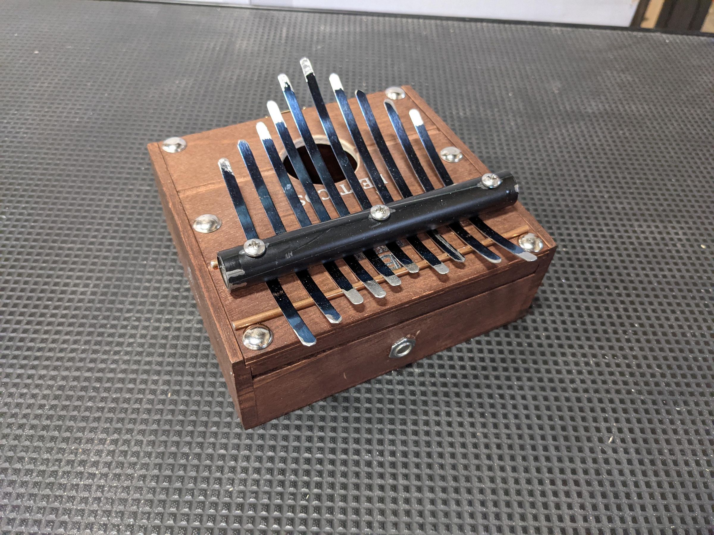 Electric Cigar Box Kalimba : 9 Steps (with Pictures) - Instructables