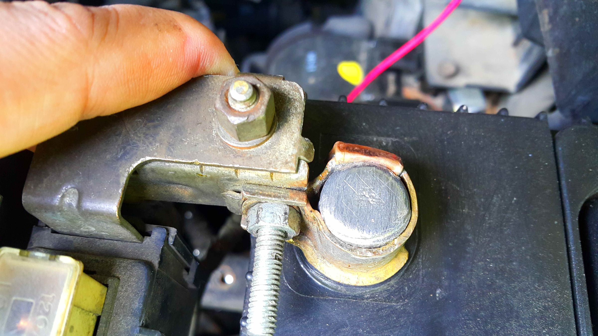 Fixing a Car Battery Pole Clamp. : 4 Steps (with Pictures) - Instructables