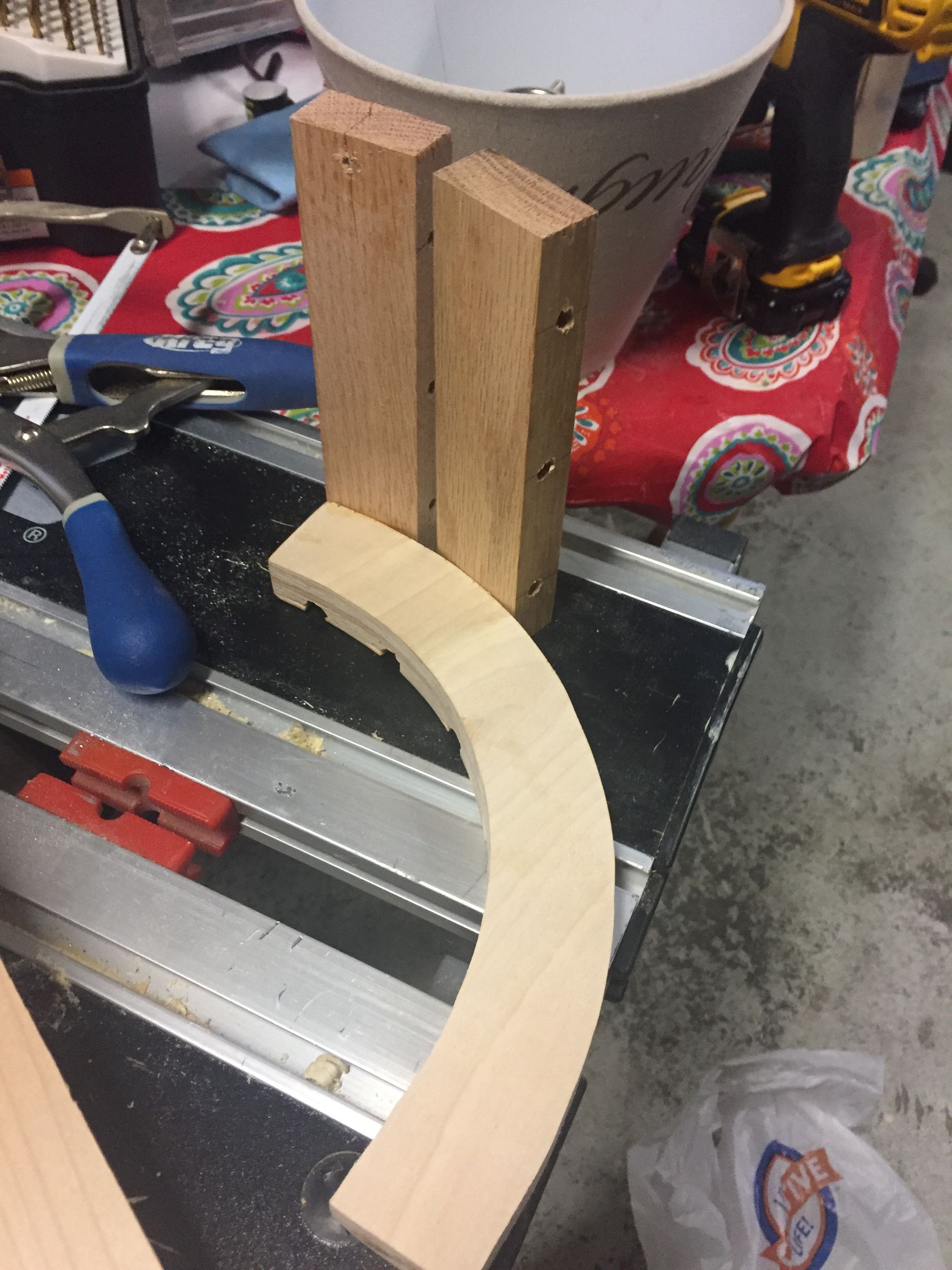 Bungee Cord Book Shelf : 5 Steps (with Pictures) - Instructables