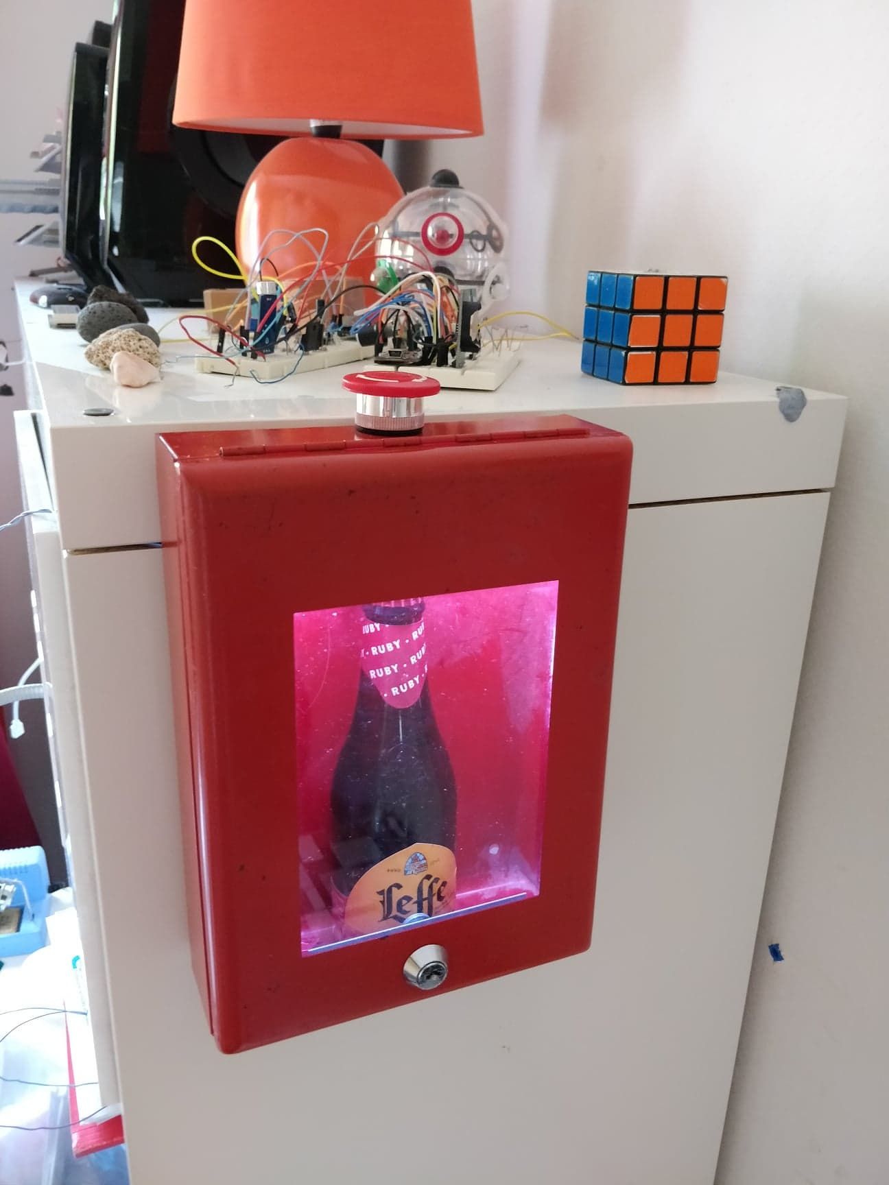 Vintage LED Emergency Beer Break Glass : 3 Steps - Instructables