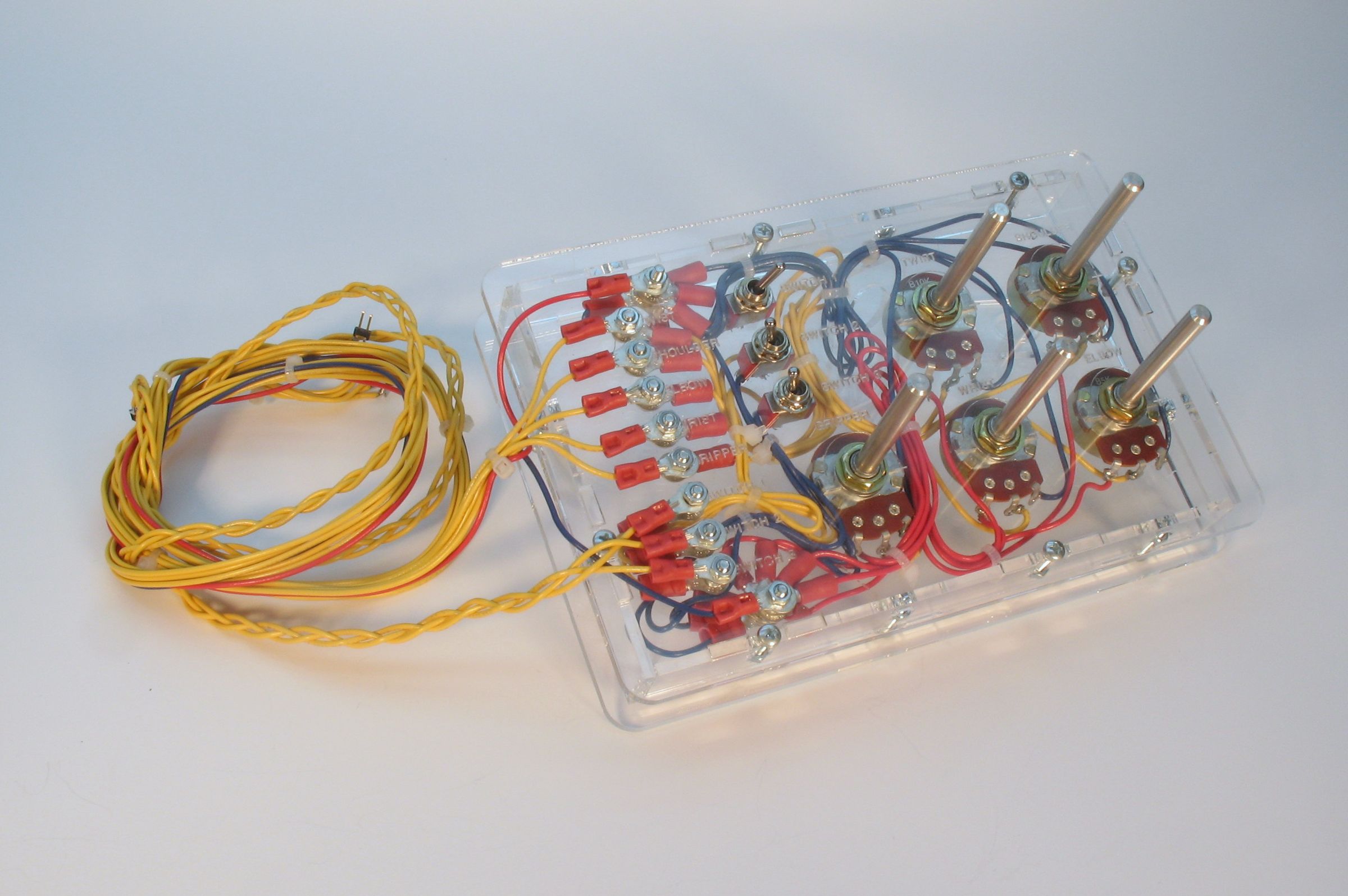 A Little Switch and Potentiometer Box for Your Arduino : 4 Steps ...