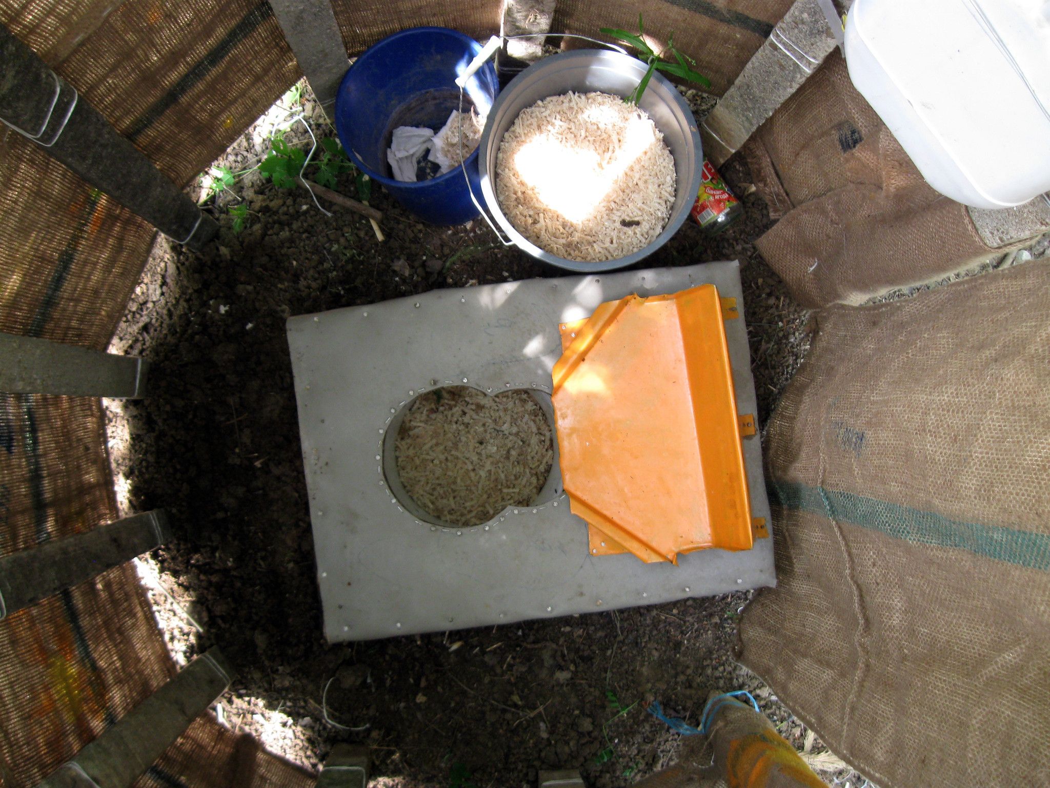 Composting Toilet in the Garden : 11 Steps (with Pictures) - Instructables