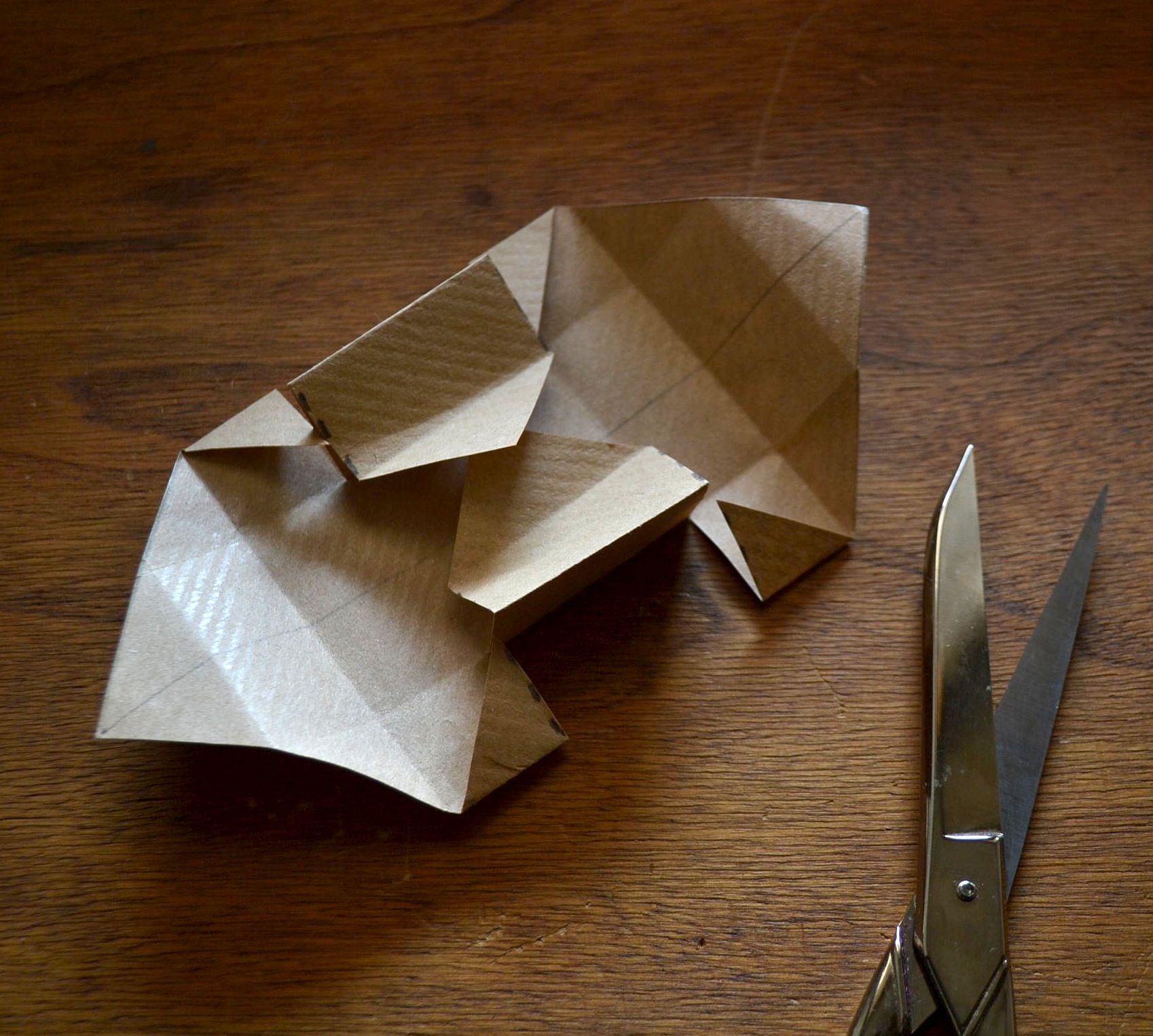 SIMPLE PAPER BOX : 10 Steps (with Pictures) - Instructables