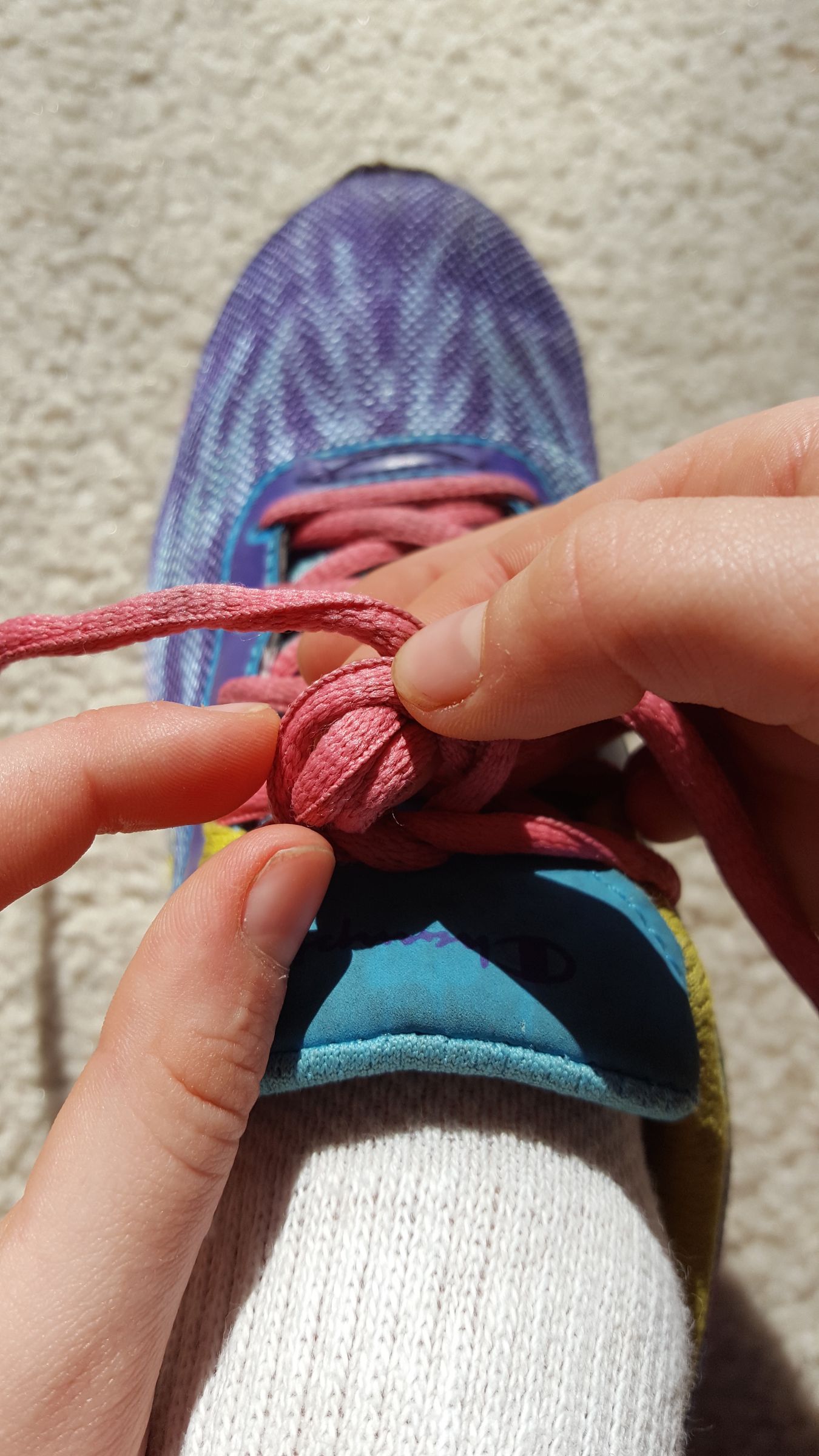 How to Teach Kids to Tie Shoes by Maria Bischel : 14 Steps (with ...