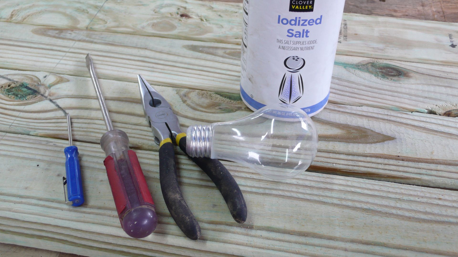 Light Bulb Oil Lamp : 5 Steps (with Pictures) - Instructables