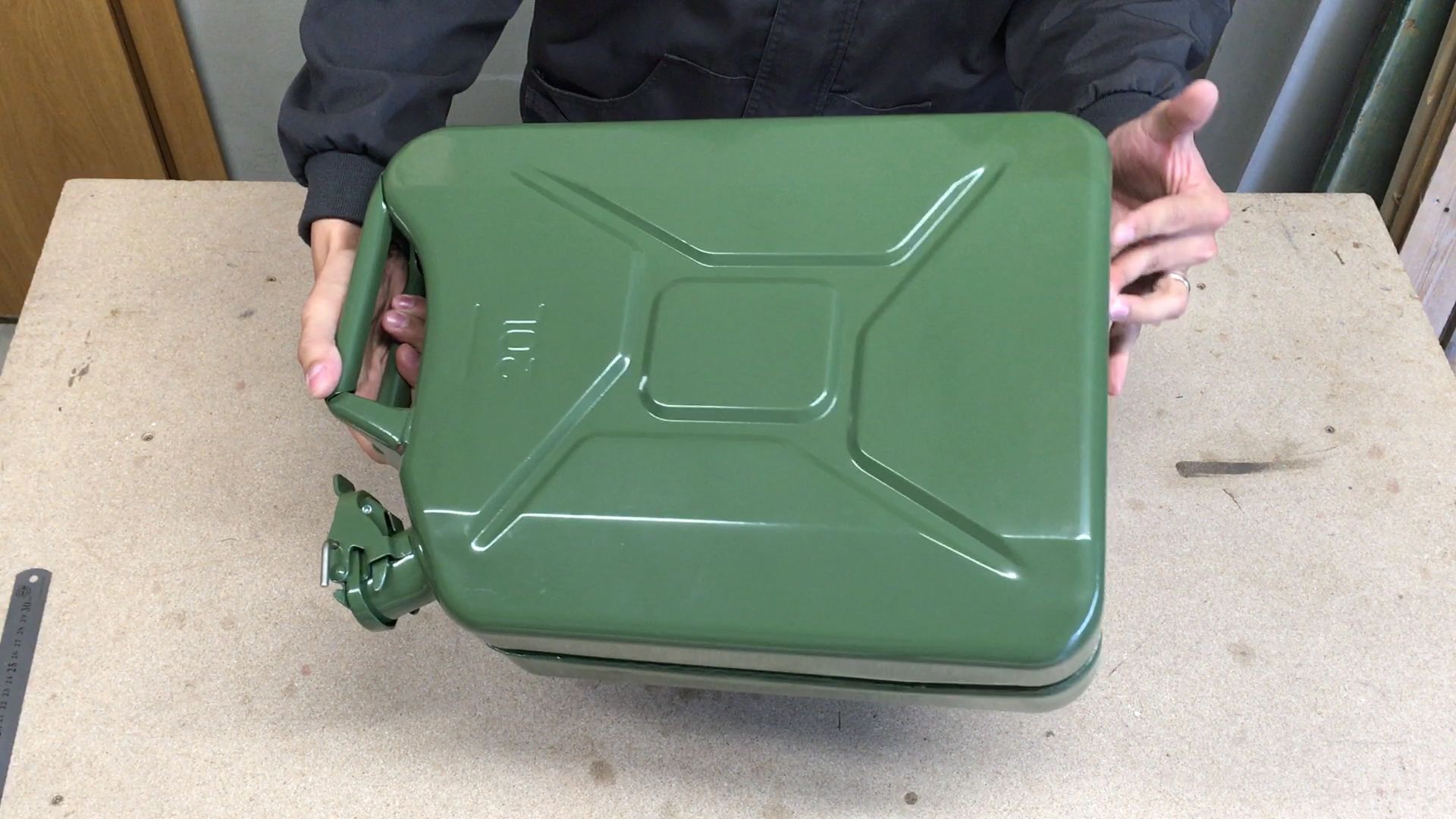 How to Make a Mini Bar From Jerry Can : 10 Steps (with Pictures ...