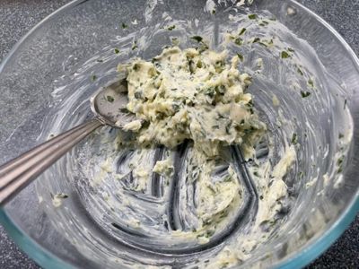 How to Make Delicious Garlic Herb Compound Butter : 3 Steps (with ...