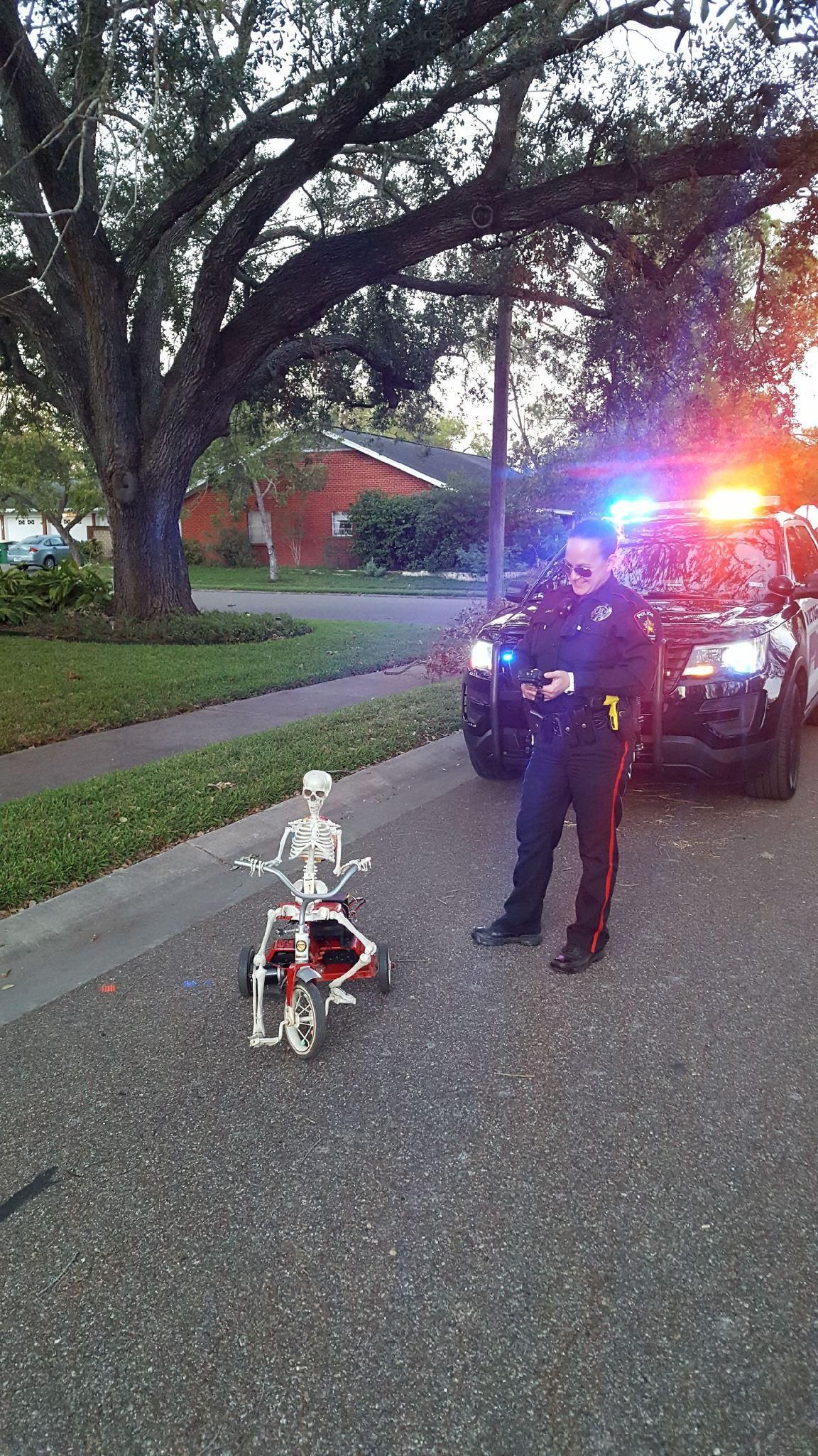 Remote Controlled Tricycle-Riding Puppet : 9 Steps (with Pictures ...