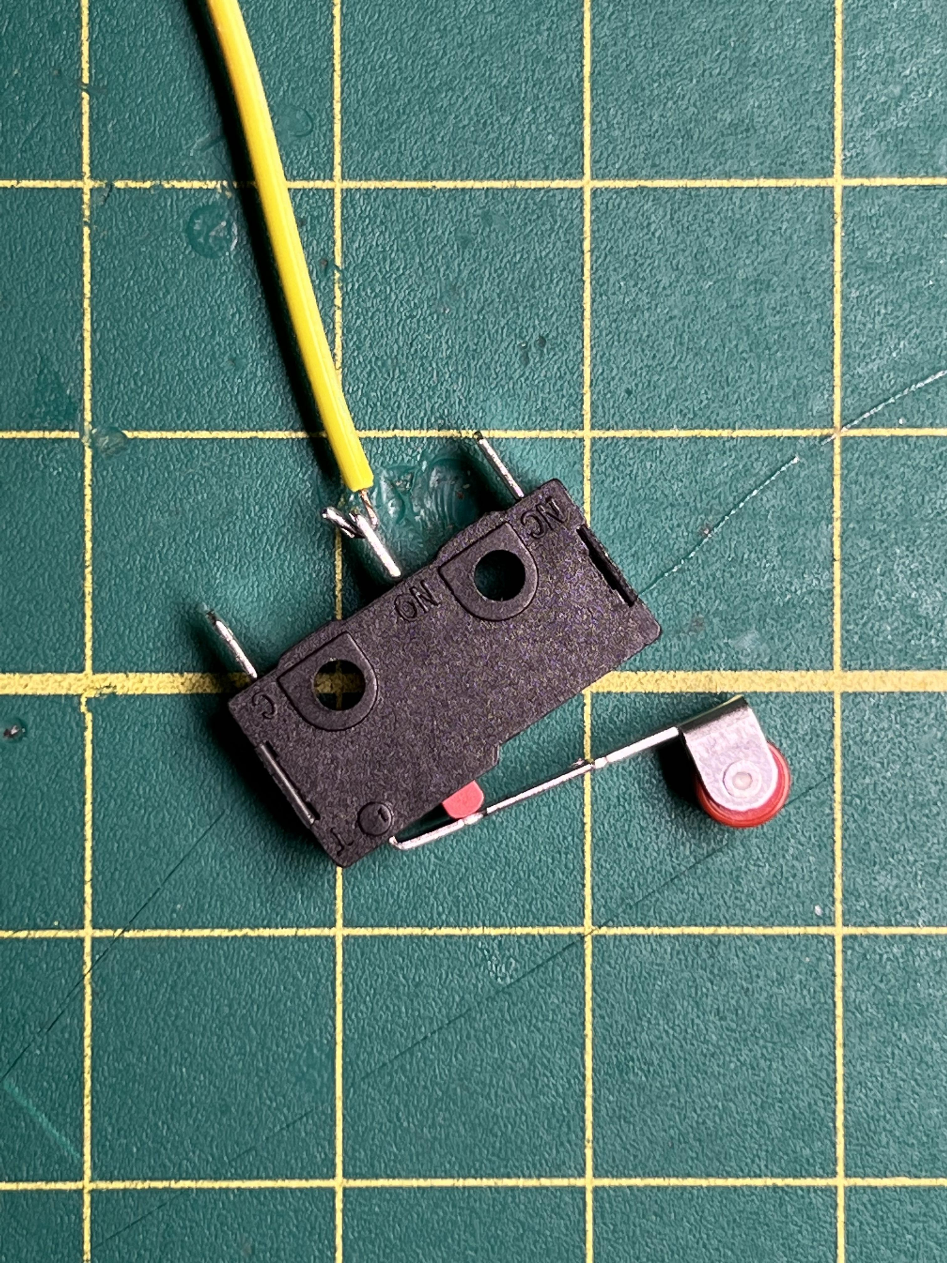 Heavy Duty Giant Glowing Pushbutton : 7 Steps (with Pictures) - Instructables