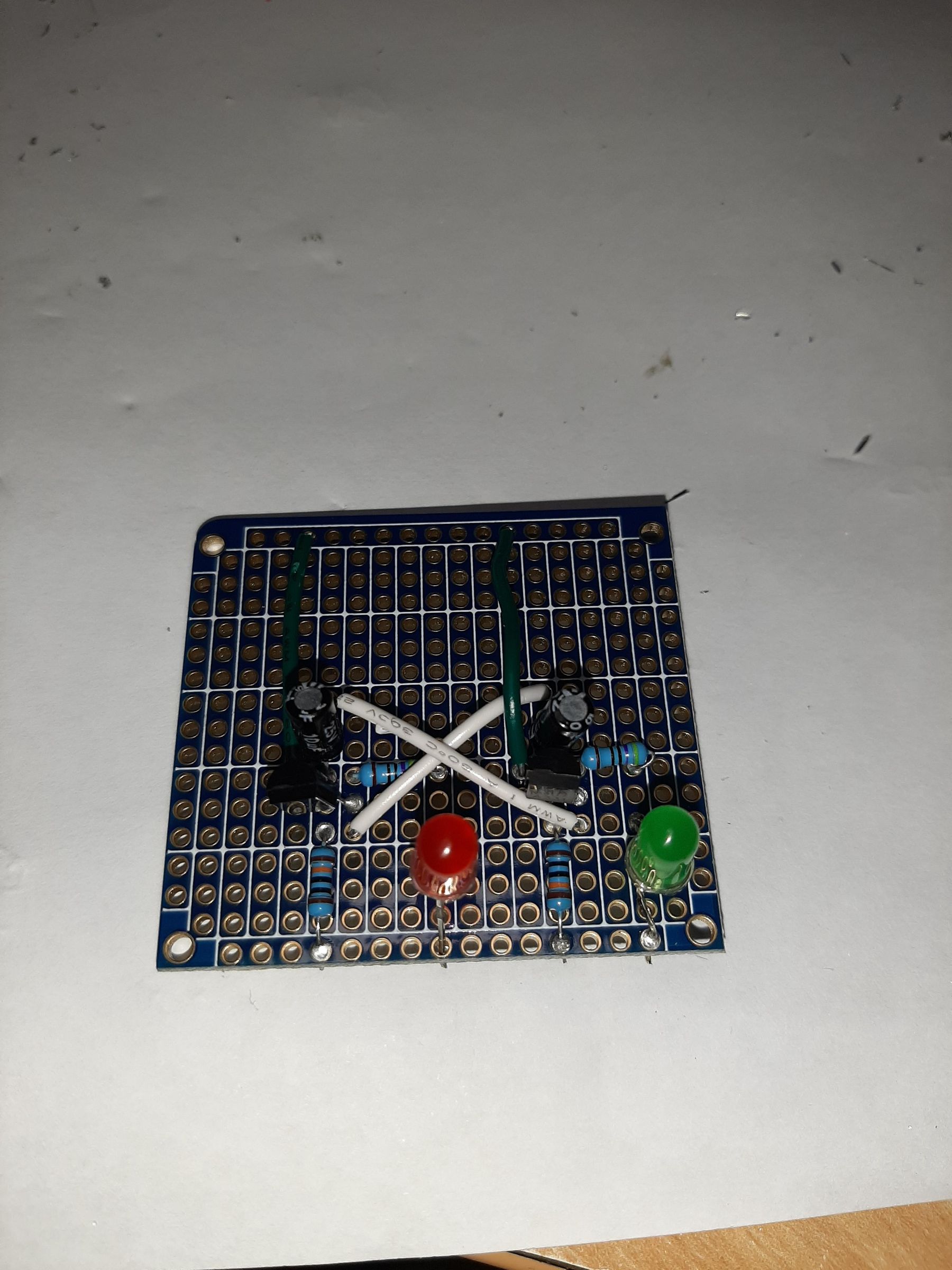 Simple Blinking LED Circuit : 5 Steps (with Pictures) - Instructables