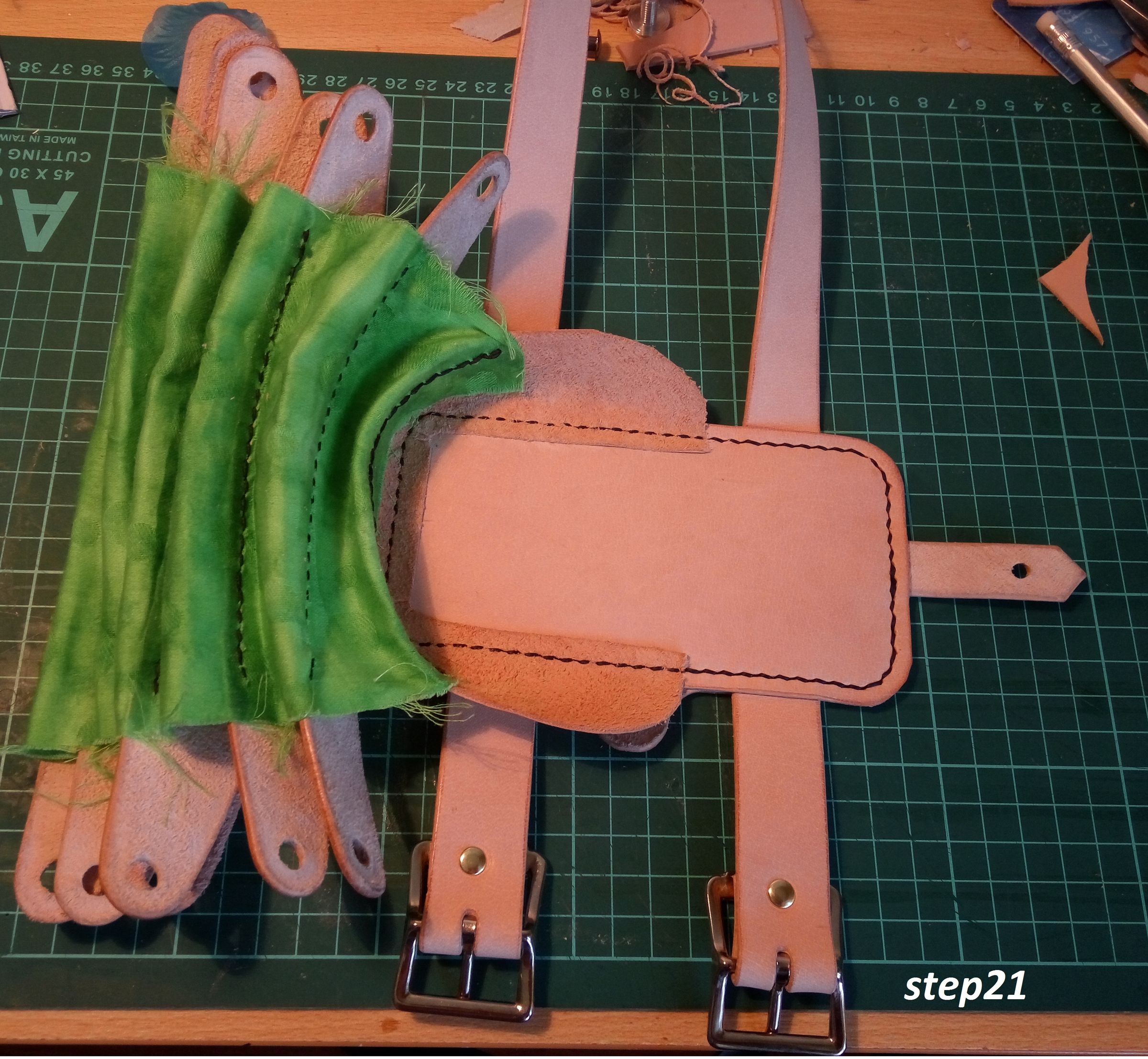 Armorshell Leather Pouch : 23 Steps (with Pictures) - Instructables
