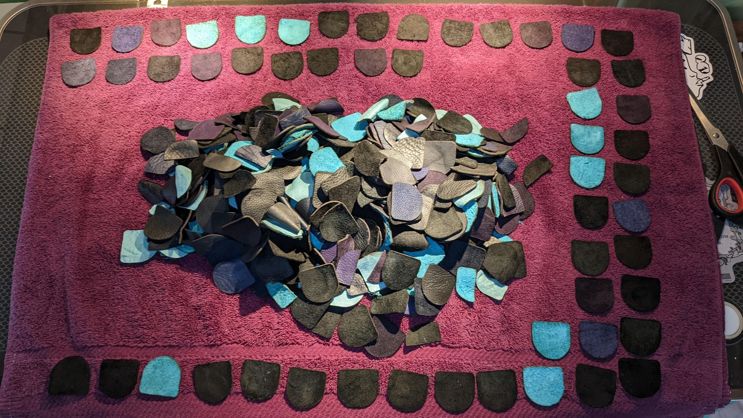 Scrap Leather Scales : 6 Steps (with Pictures) - Instructables