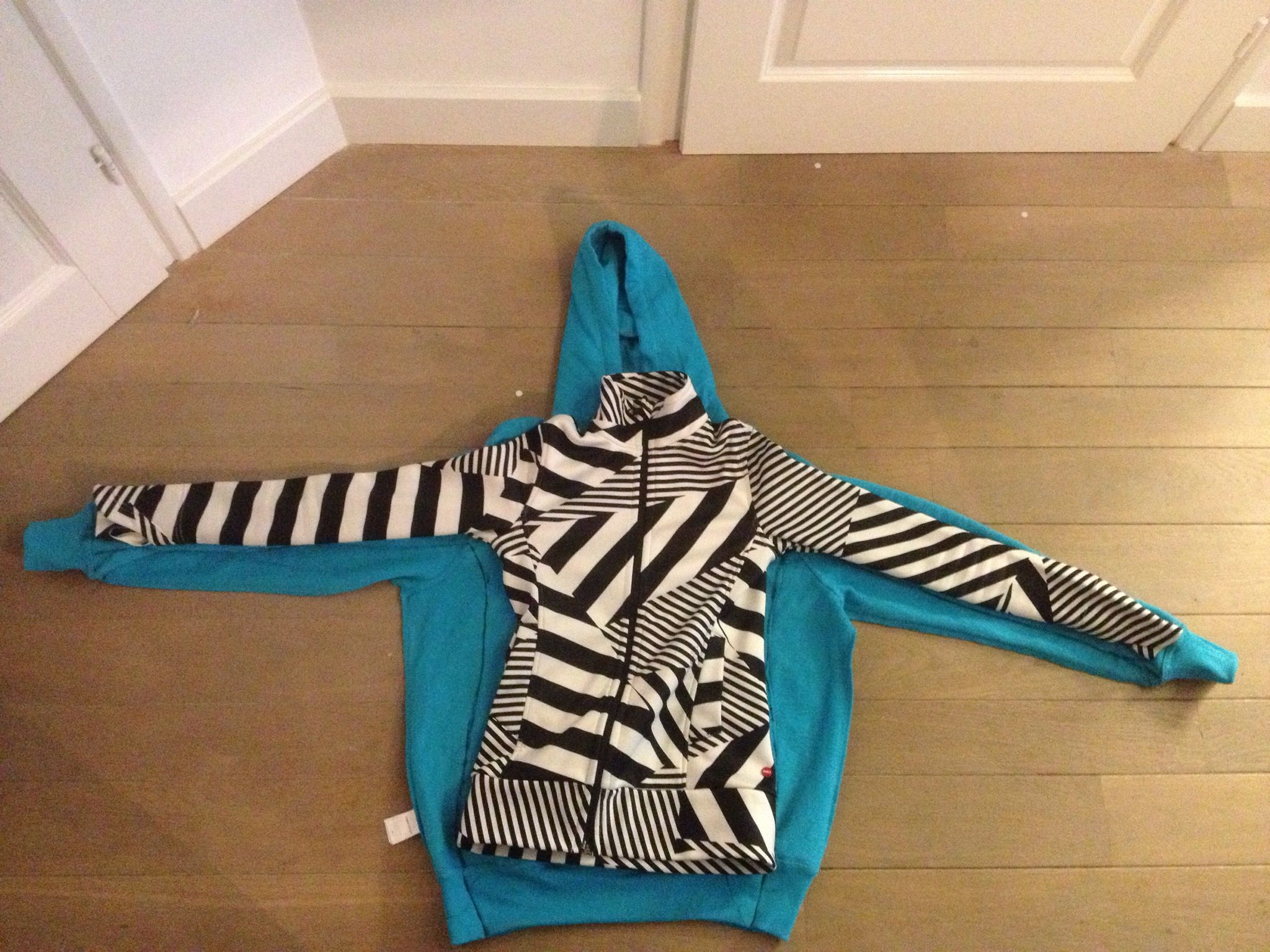 Make a XL (men) Hoody Into a Dress. : 7 Steps - Instructables