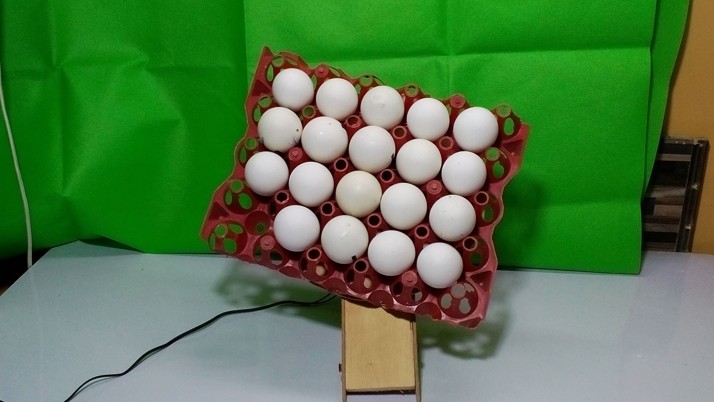 Egg Turner for Incubator 45 Degree Rotation : 7 Steps (with Pictures ...