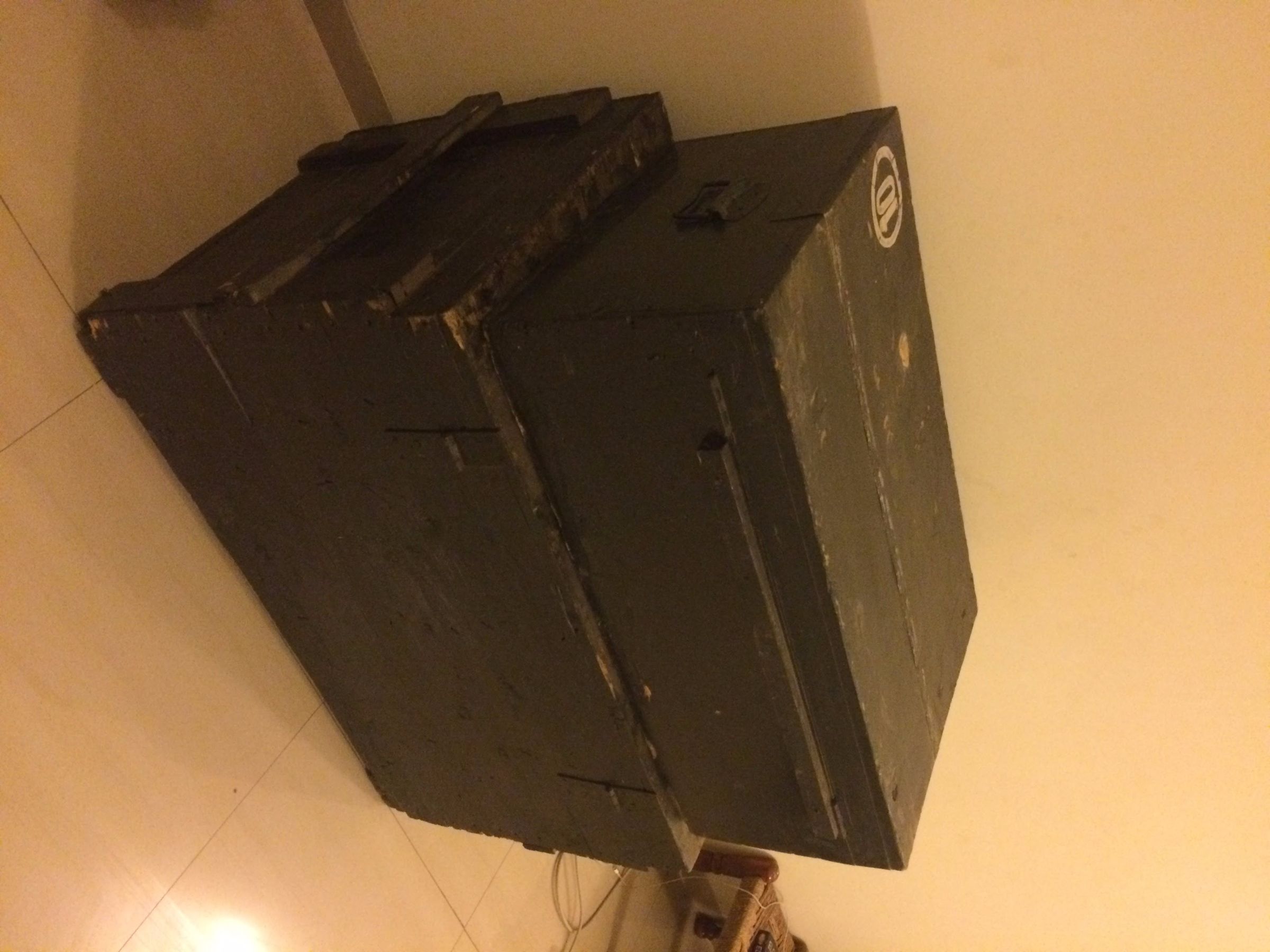 Old Army Trunk Repurposed Into Retro Bookcase : 6 Steps (with Pictures ...