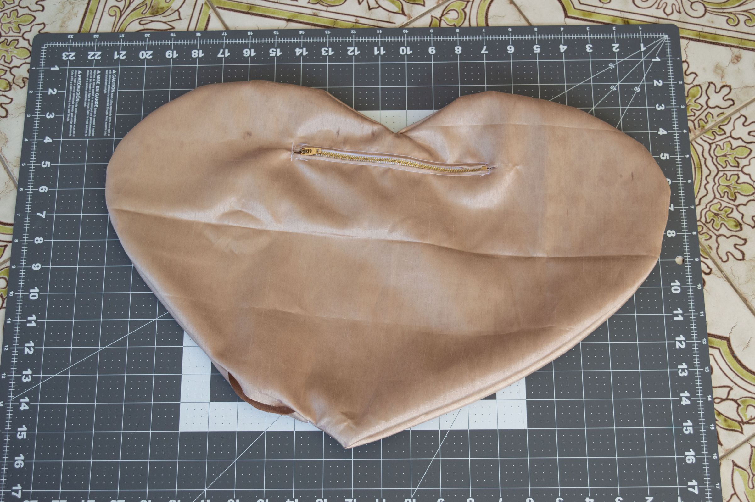 The Proposal Pillow : 35 Steps (with Pictures) - Instructables