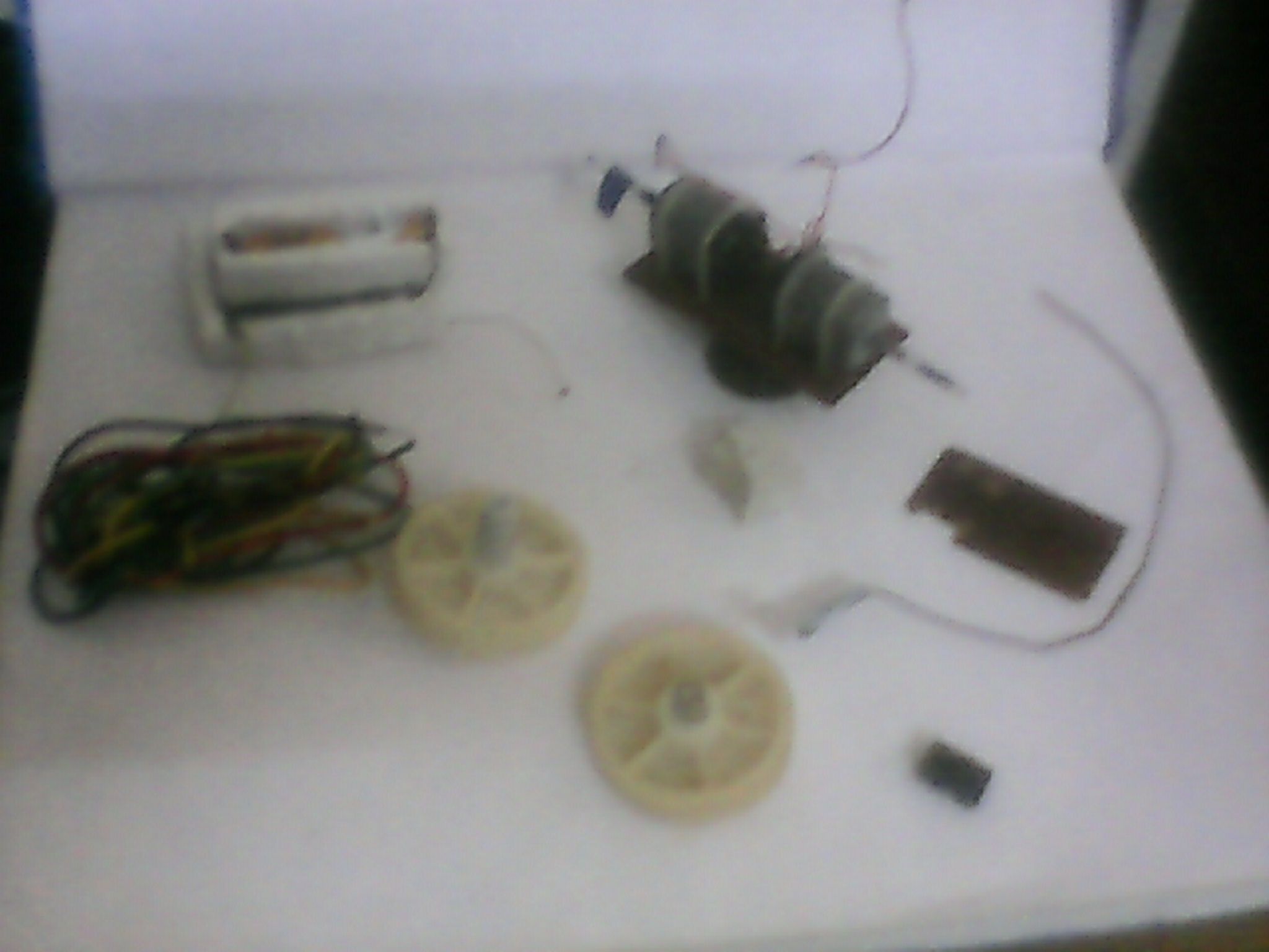 SIMPLE OBSTACLE DETECTING ROVER : 9 Steps - Instructables