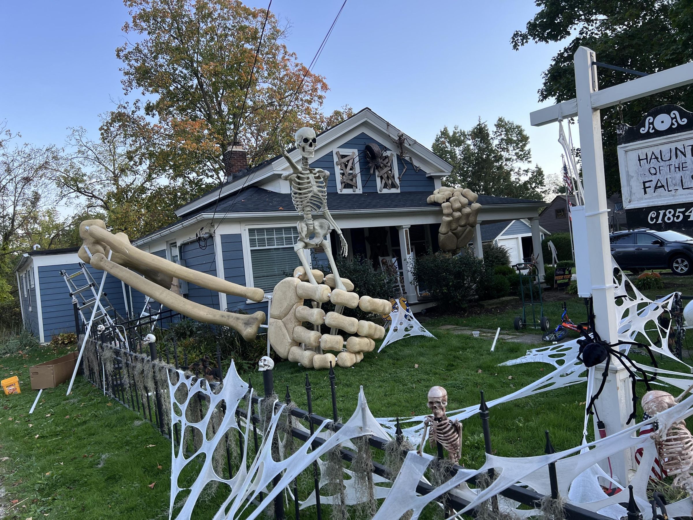 Over Sized Skeleton Breaking Out of My Home : 11 Steps (with Pictures ...