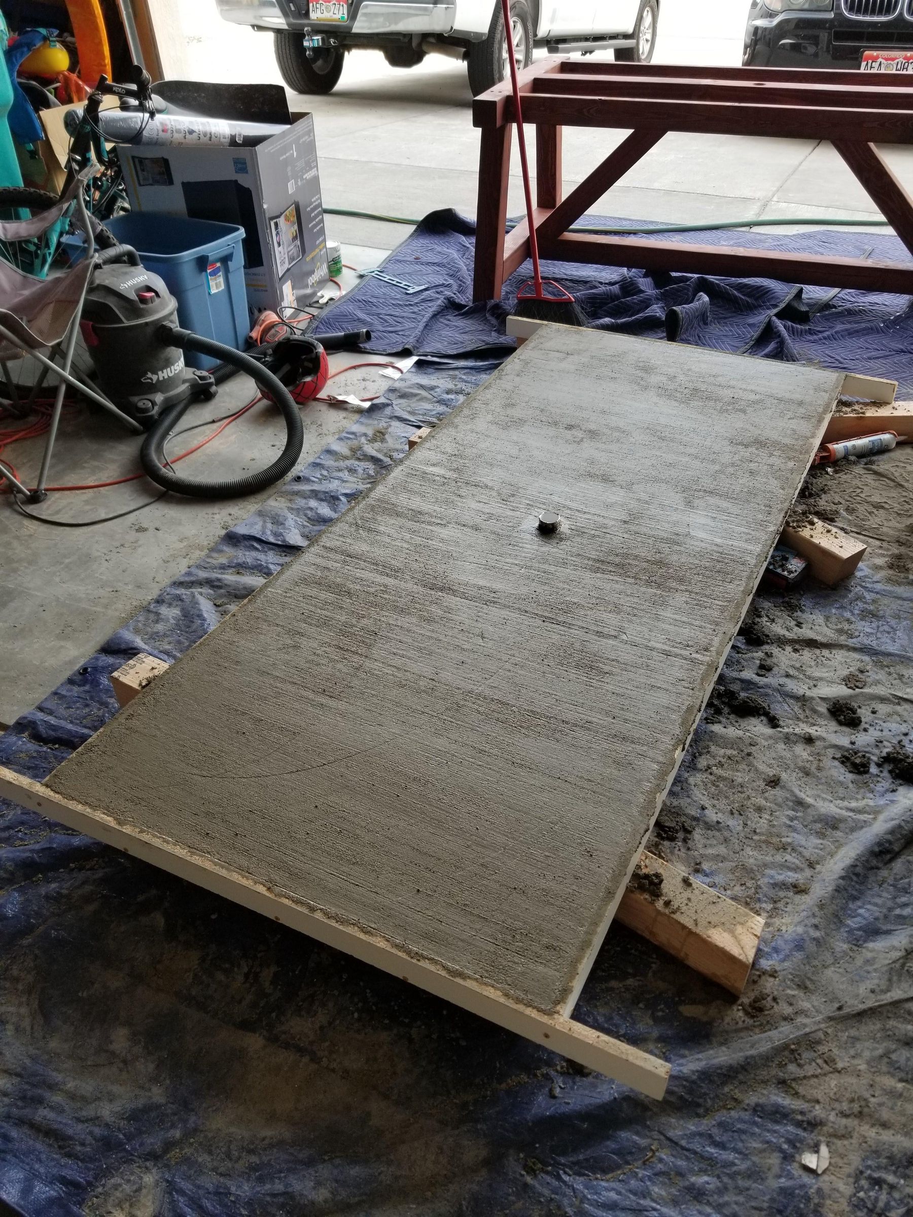 A Rustic Concrete Table : 6 Steps (with Pictures) - Instructables
