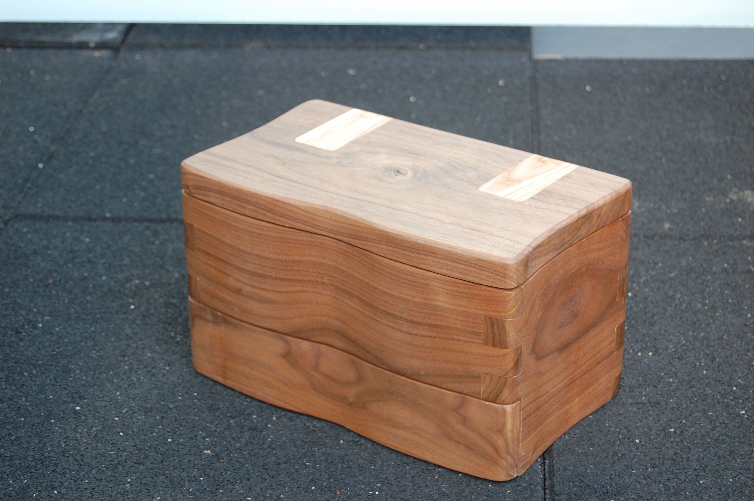 Finishing Walnut Box With Integral Hinge : 7 Steps (with Pictures ...