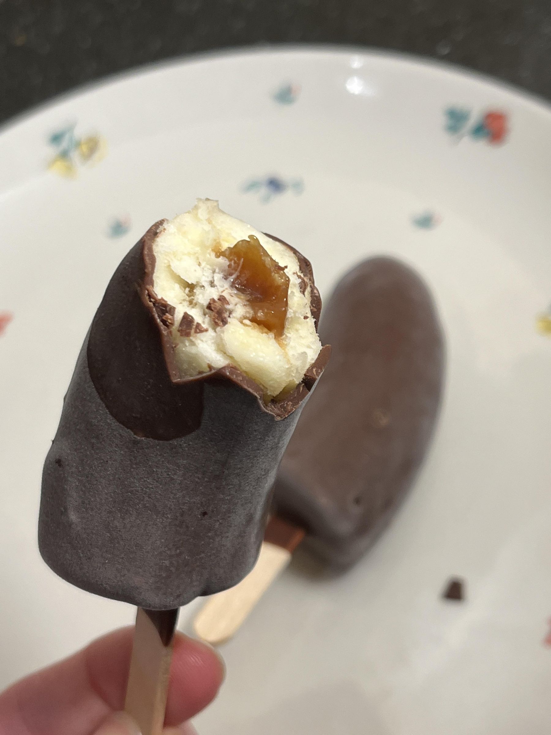Easy Salted Caramel & Peanut Butter, Chocolate Dipped Banana Popsicles ...