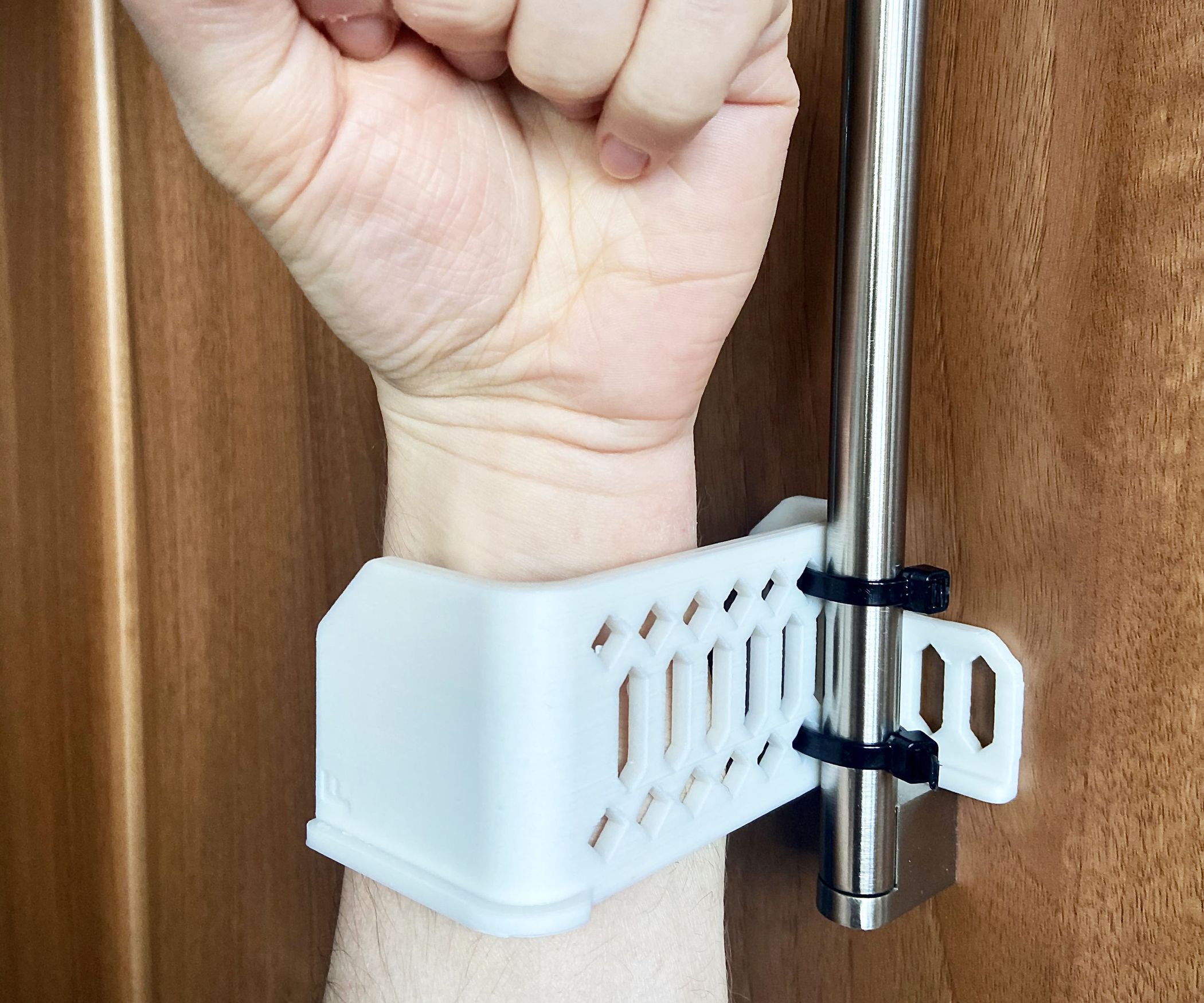Armie - Hands-Free Handle : 10 Steps (with Pictures) - Instructables