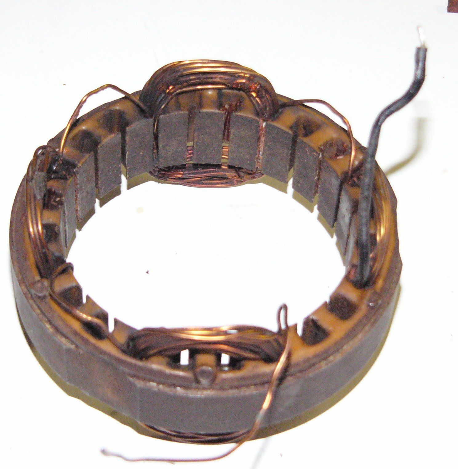 How to Rewind an Alternator : 8 Steps (with Pictures) - Instructables