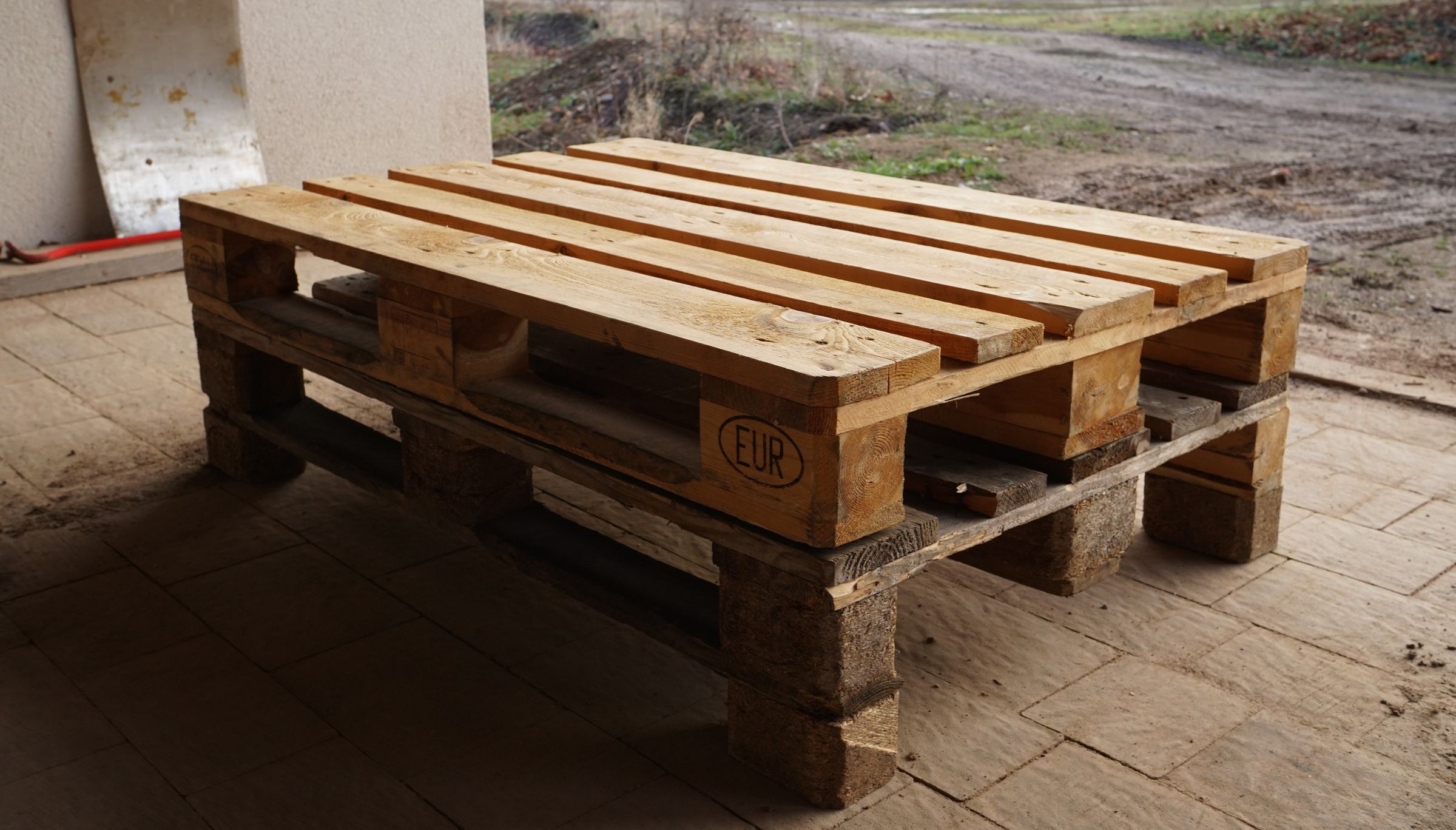 Wooden Pallet Table : 15 Steps - Instructables