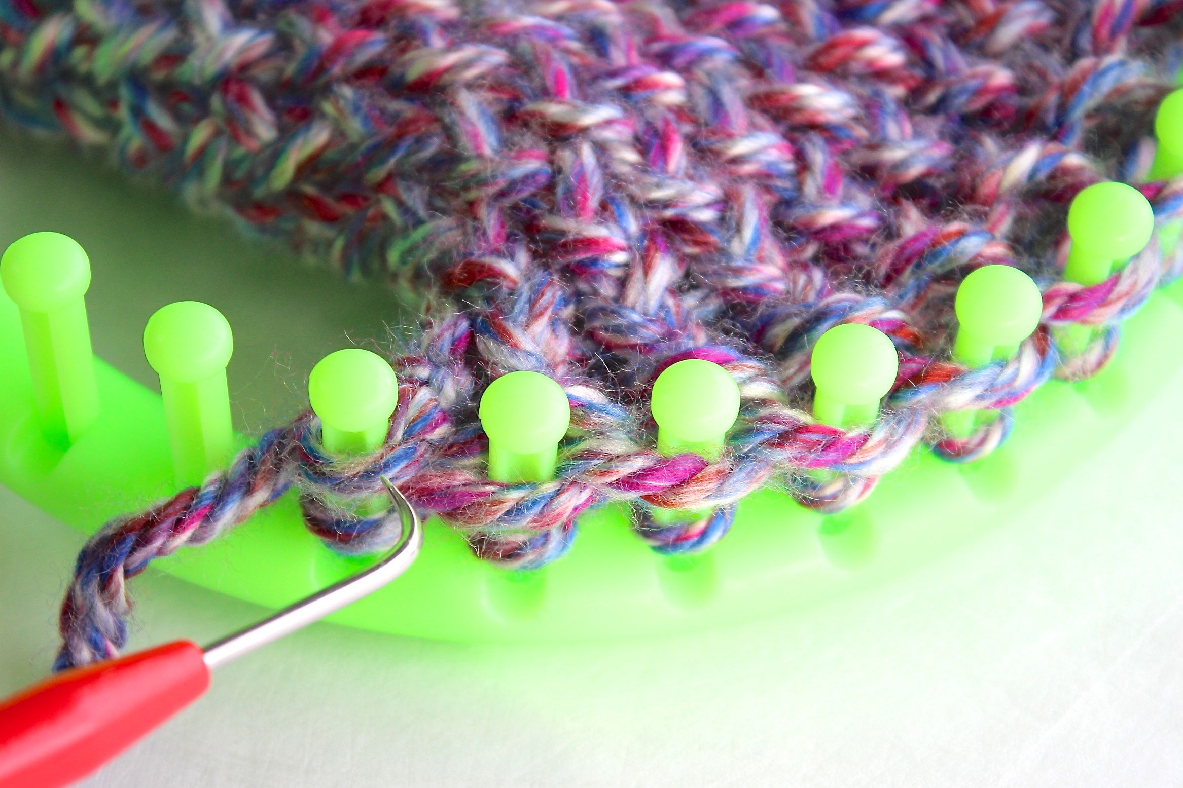 How to Knit an Infinity Scarf on a Loom : 15 Steps (with Pictures ...