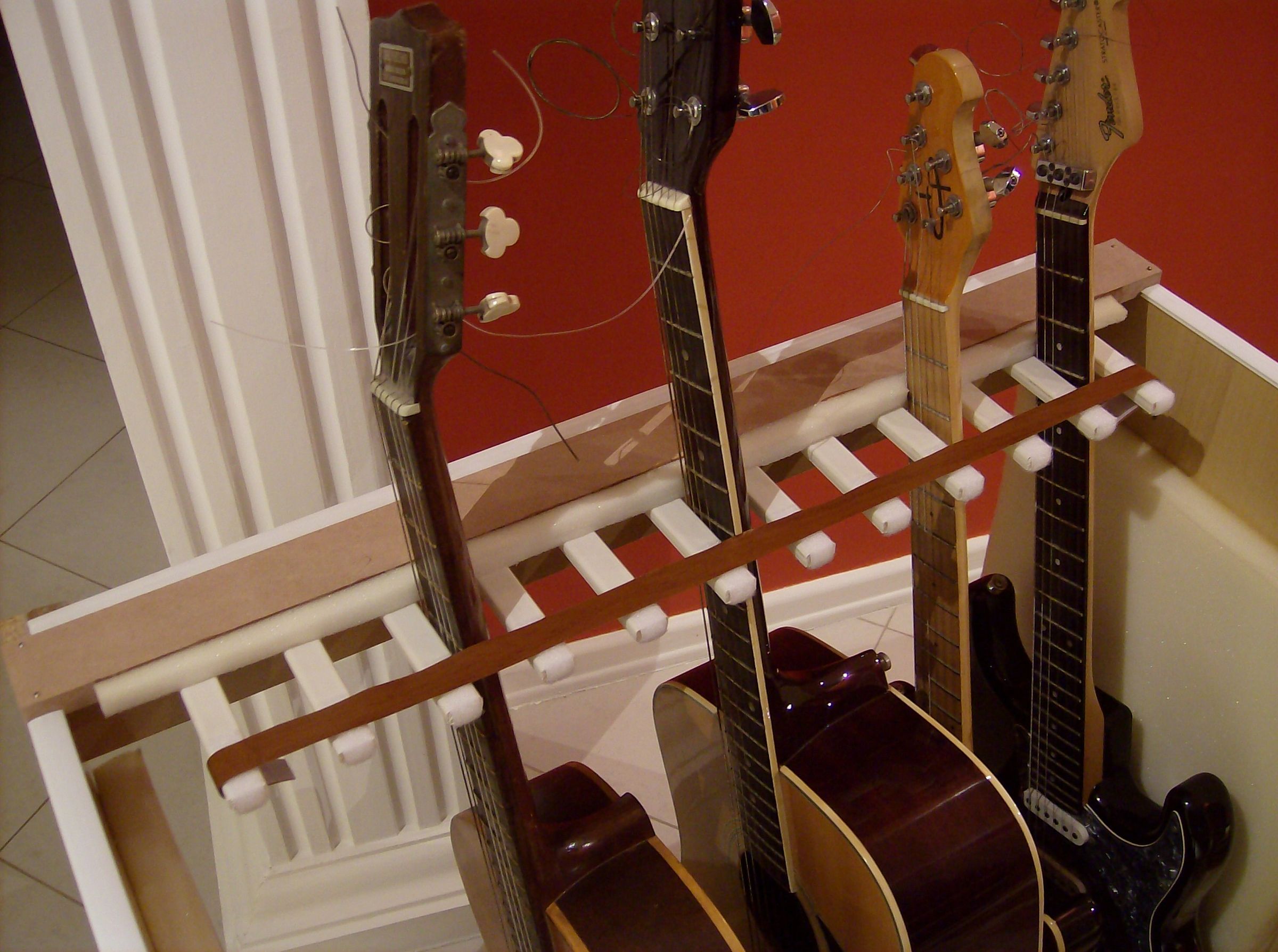 Multiple Guitar Stand Made Out of an Old Computer Table - Instructables