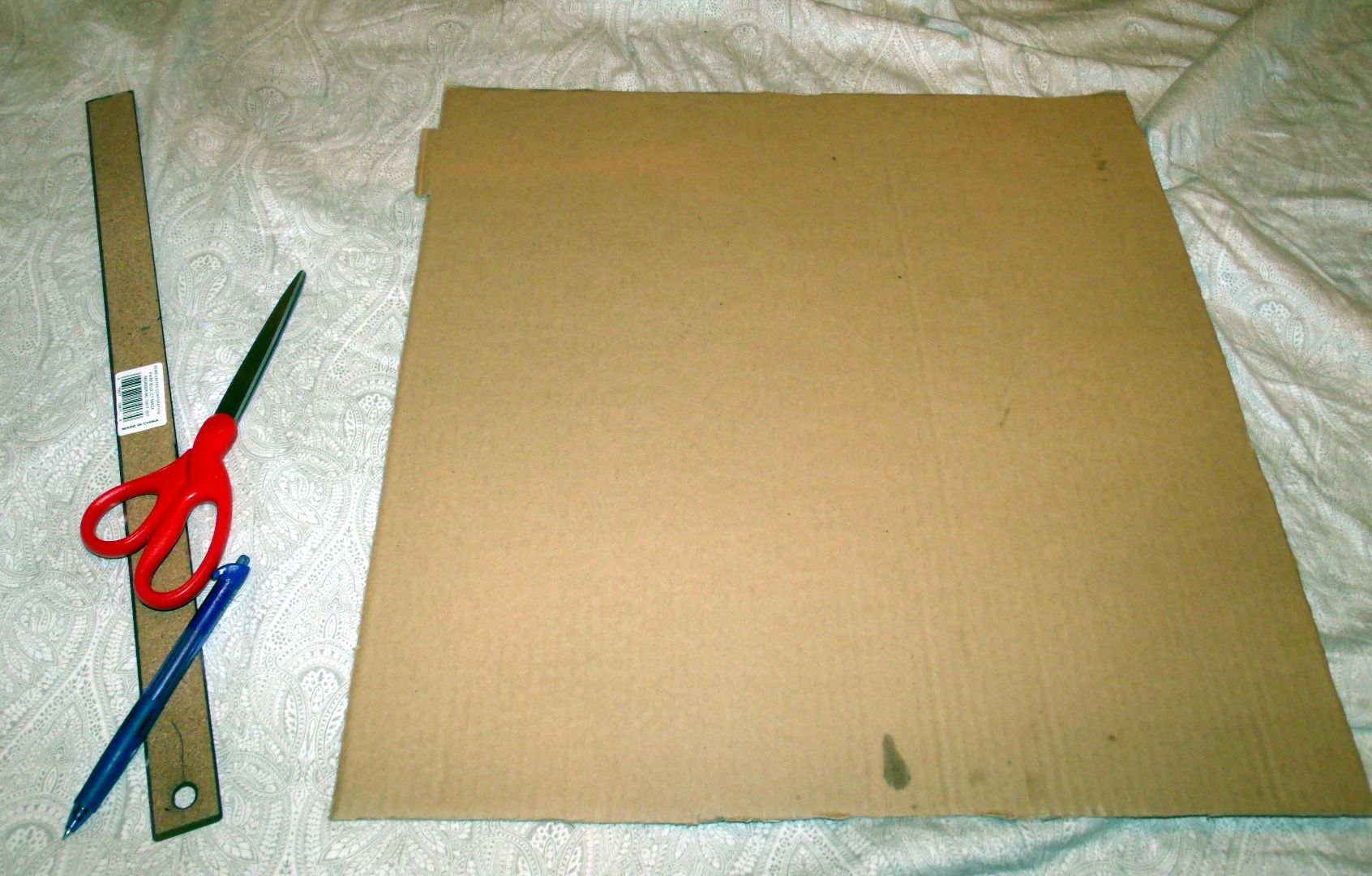 Cardboard Clutter Keeper : 8 Steps (with Pictures) - Instructables