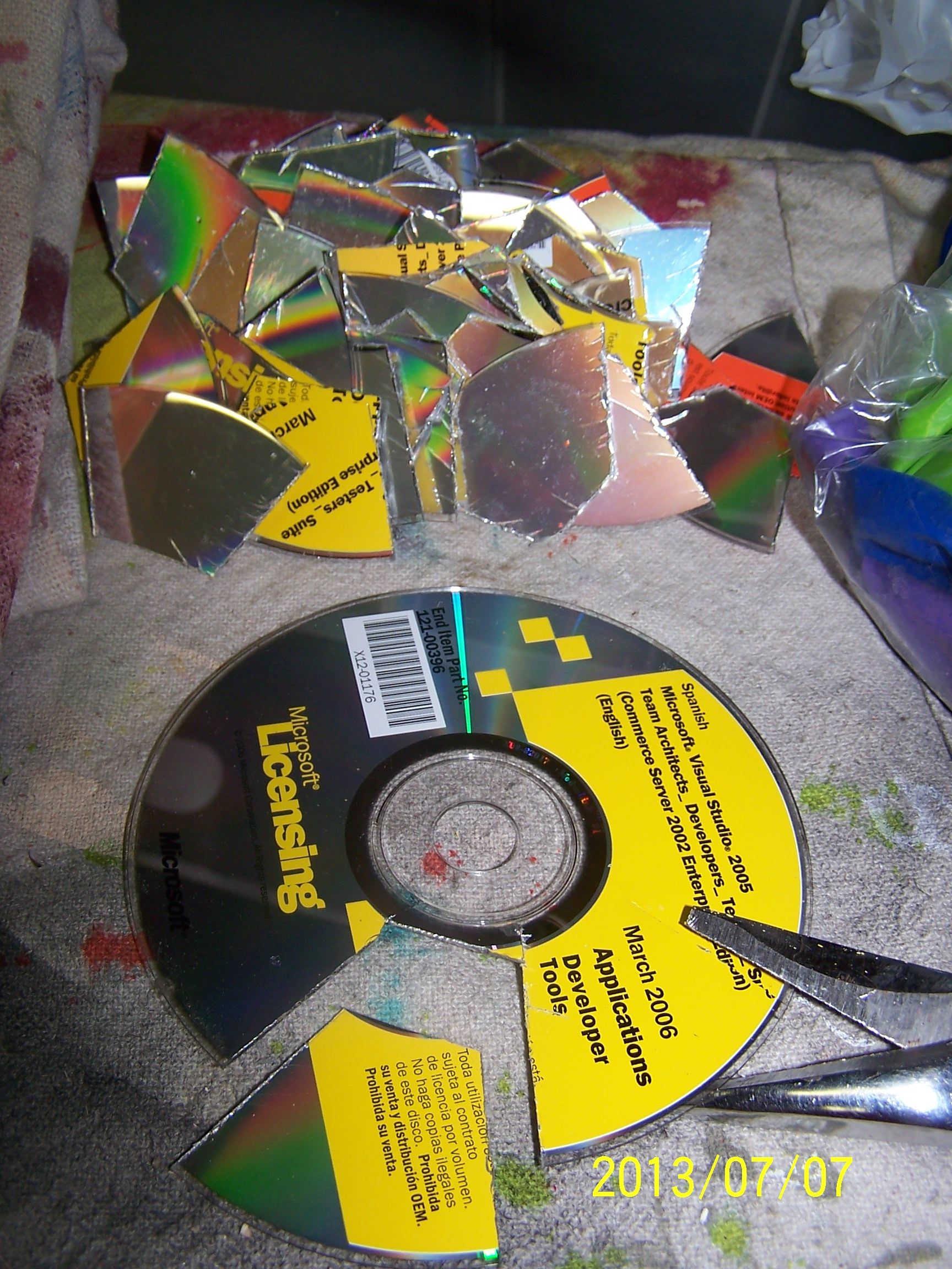 Bird Scarer From Old CDs : 5 Steps (with Pictures) - Instructables
