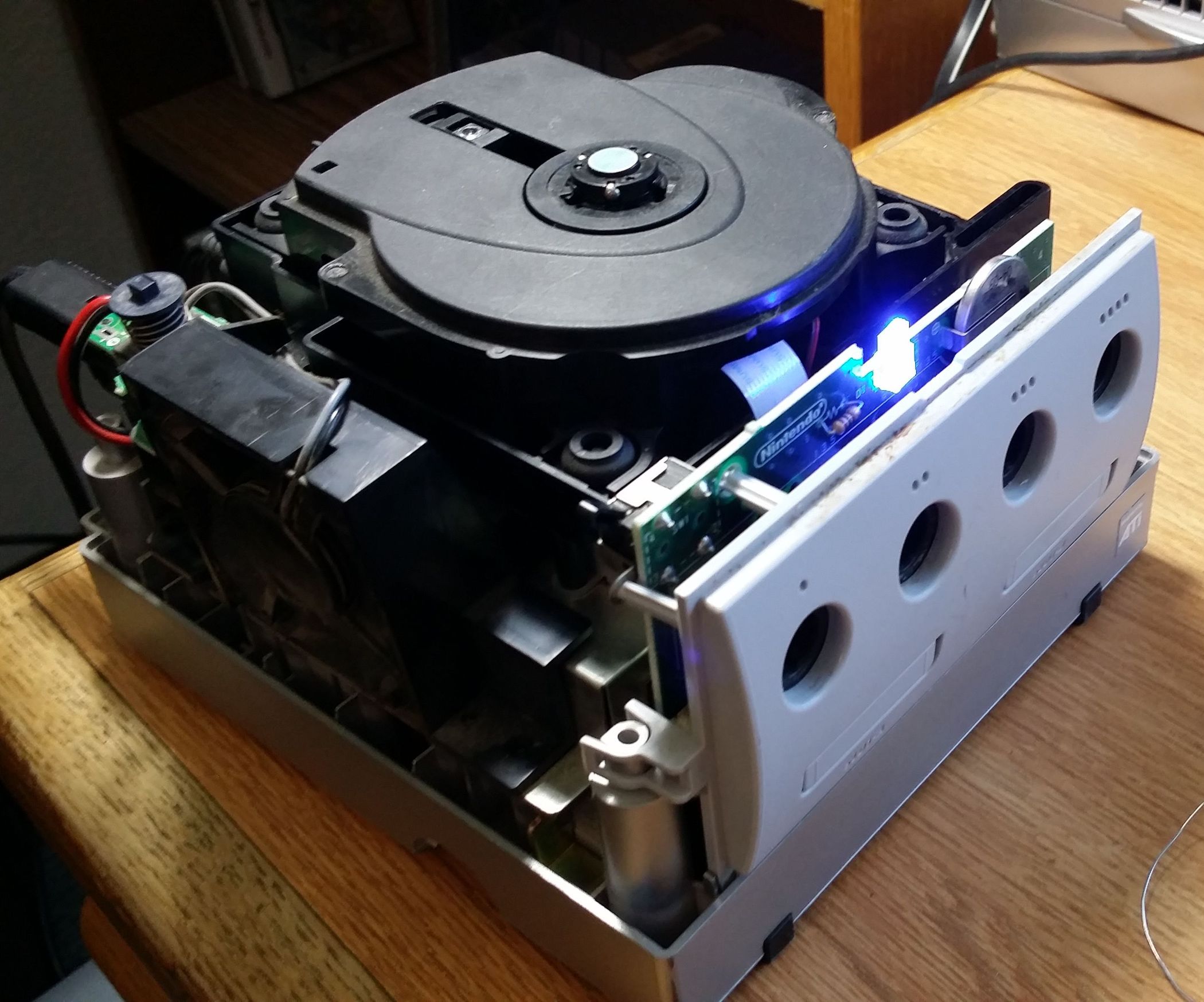 Homemade GameCube Mod-Chip : 10 Steps - Instructables