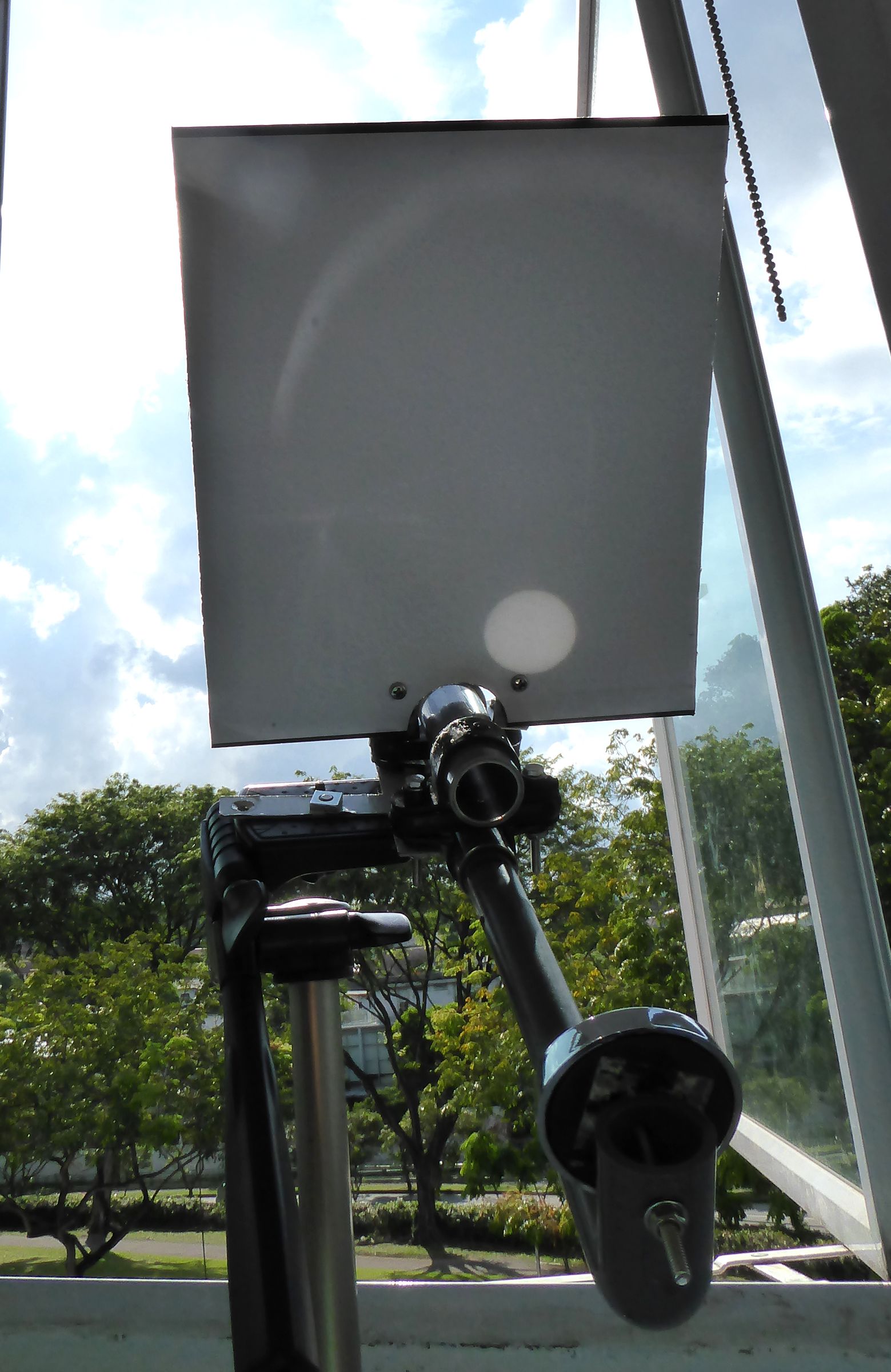 Hardware Store Solar Eclipse Viewer : 7 Steps (with Pictures ...