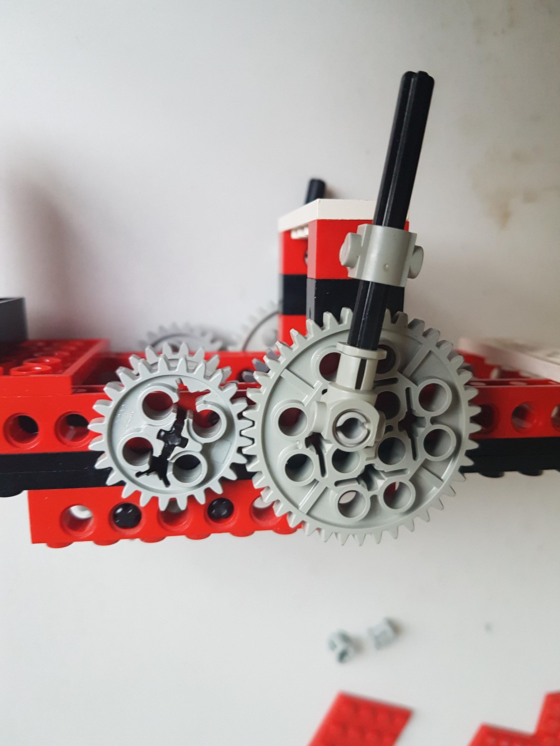 Simple Lego Two-legged Walker : 6 Steps - Instructables